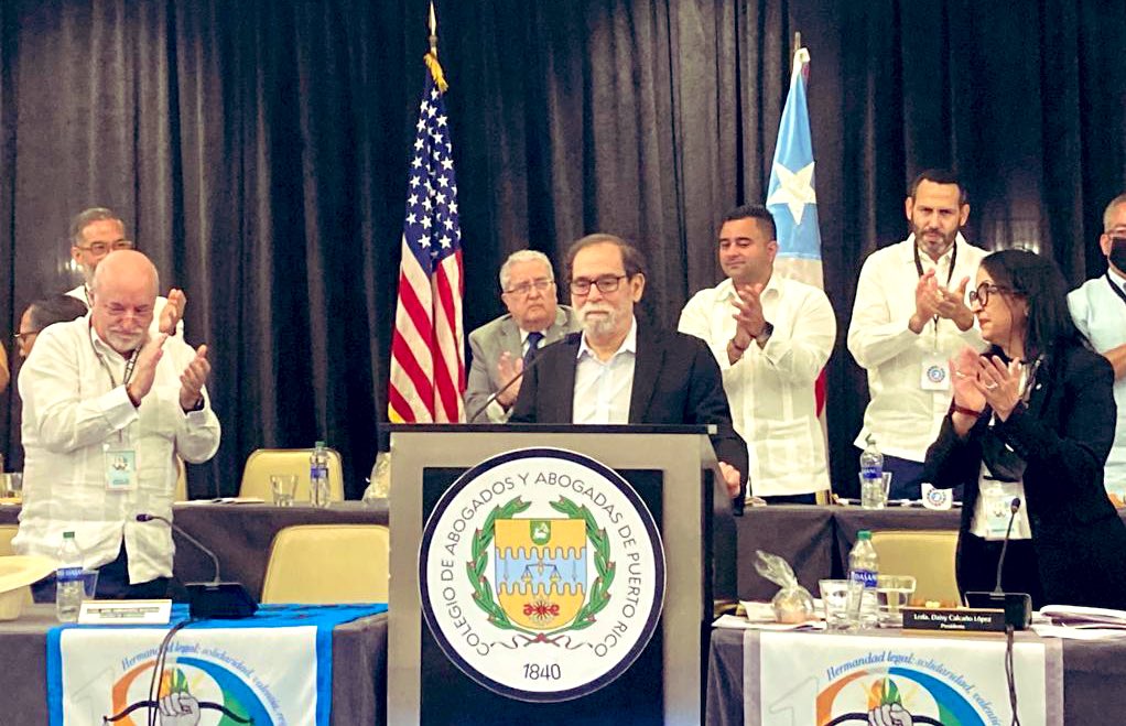 Escuela de Derecho on Twitter: "¡Felicitaciones para el Catedrático Dr. Carmelo Delgado Cintrón ...