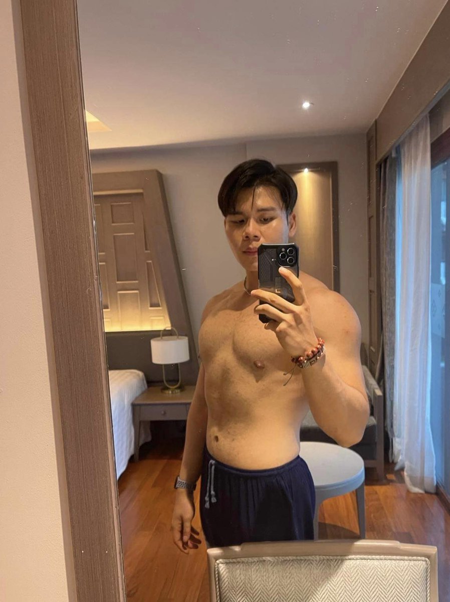 Jetsada wangkaew on Twitter: "มีอกเอาไว้ให้… IGpoom_poomm"