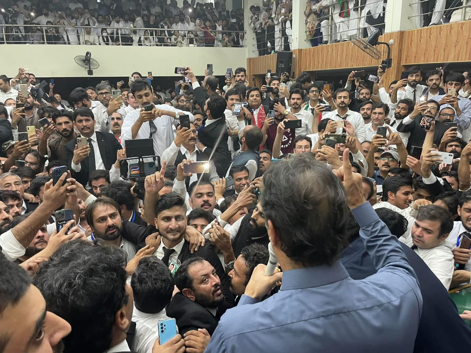 PTI on Twitter: "Chairman PTI @ImranKhanPTI while addressing lawyers convention at Gujranwala. # ...