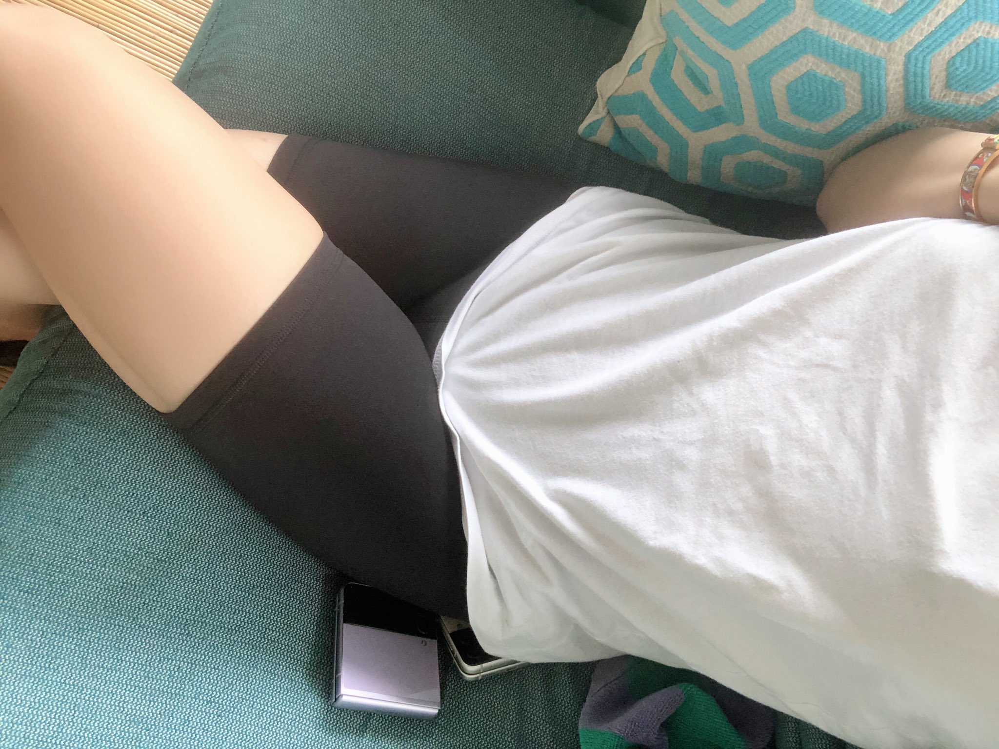 一枝独秀SJ/苏静 on Twitter: "每天都是吃喝睡锻炼玩手机，看书太少😰 https://t.co/nSPlrGzlrZ" / Twitter