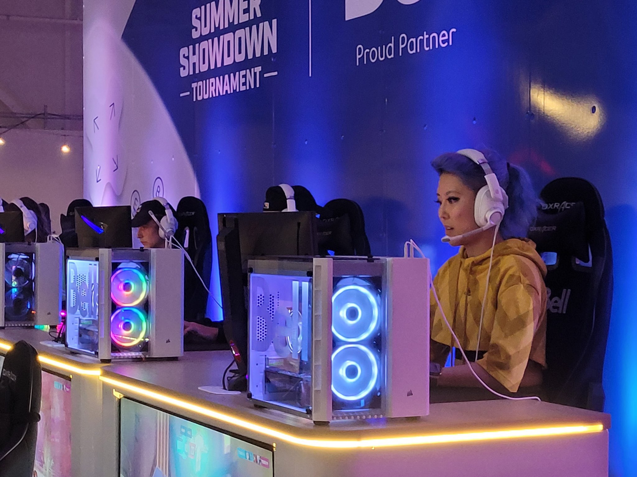 Fareeha on Twitter: "Come play some OW2 with or against me at the @Bell booth here 😈 https://t ...