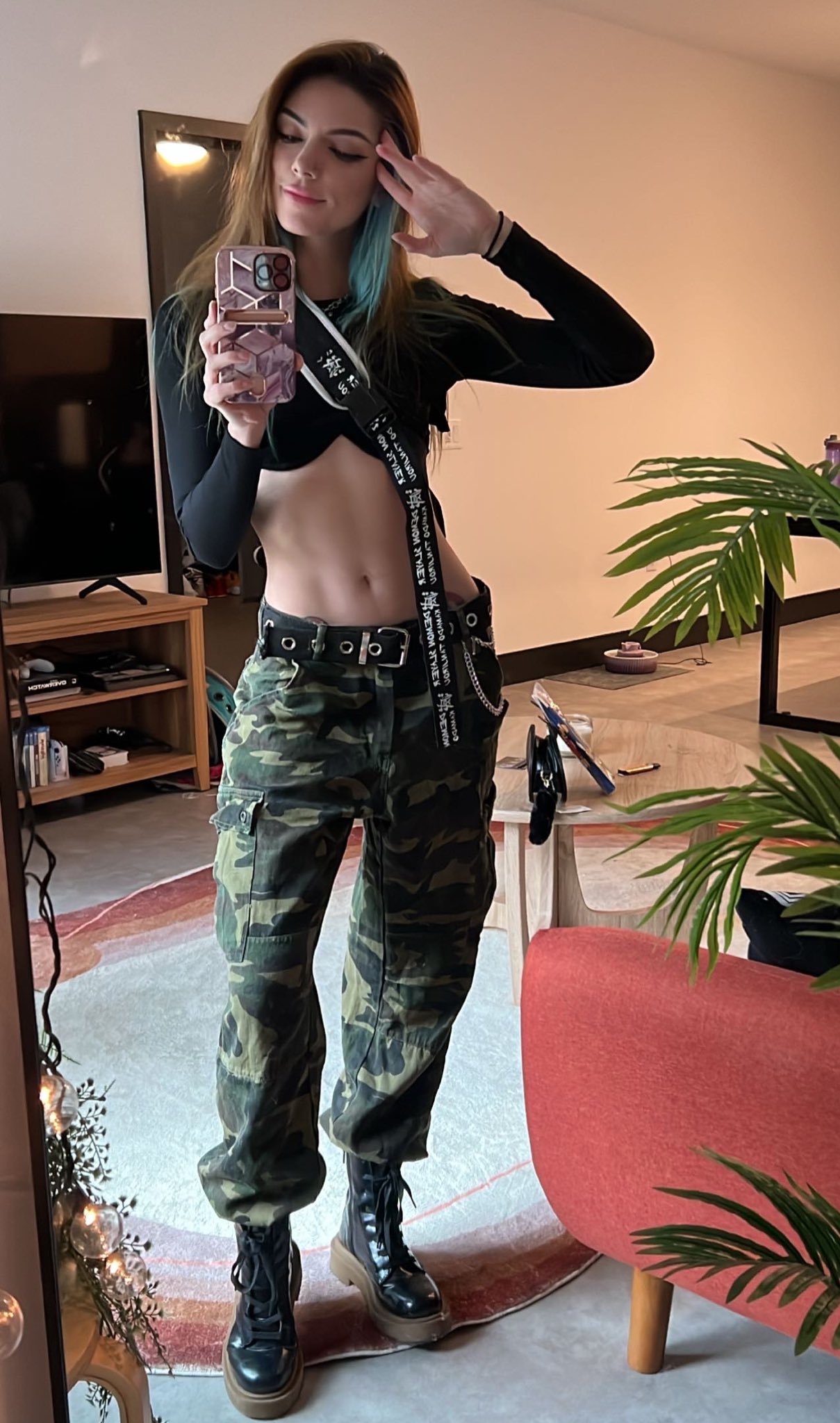 jessa buff baby on Twitter: "oh, you like my outfit? dang, same.🤝 https://t.co/UWFQYBKBEo" / Twitter