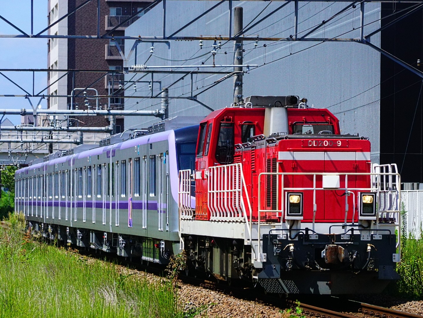 尾曳鐵狐 on Twitter: "R4.9.11(日曜)撮影 メトロ18000系(18110F)甲種輸送 9890ﾚ DD200-9+ メトロ18000系5両(18110〜18510号車 ...