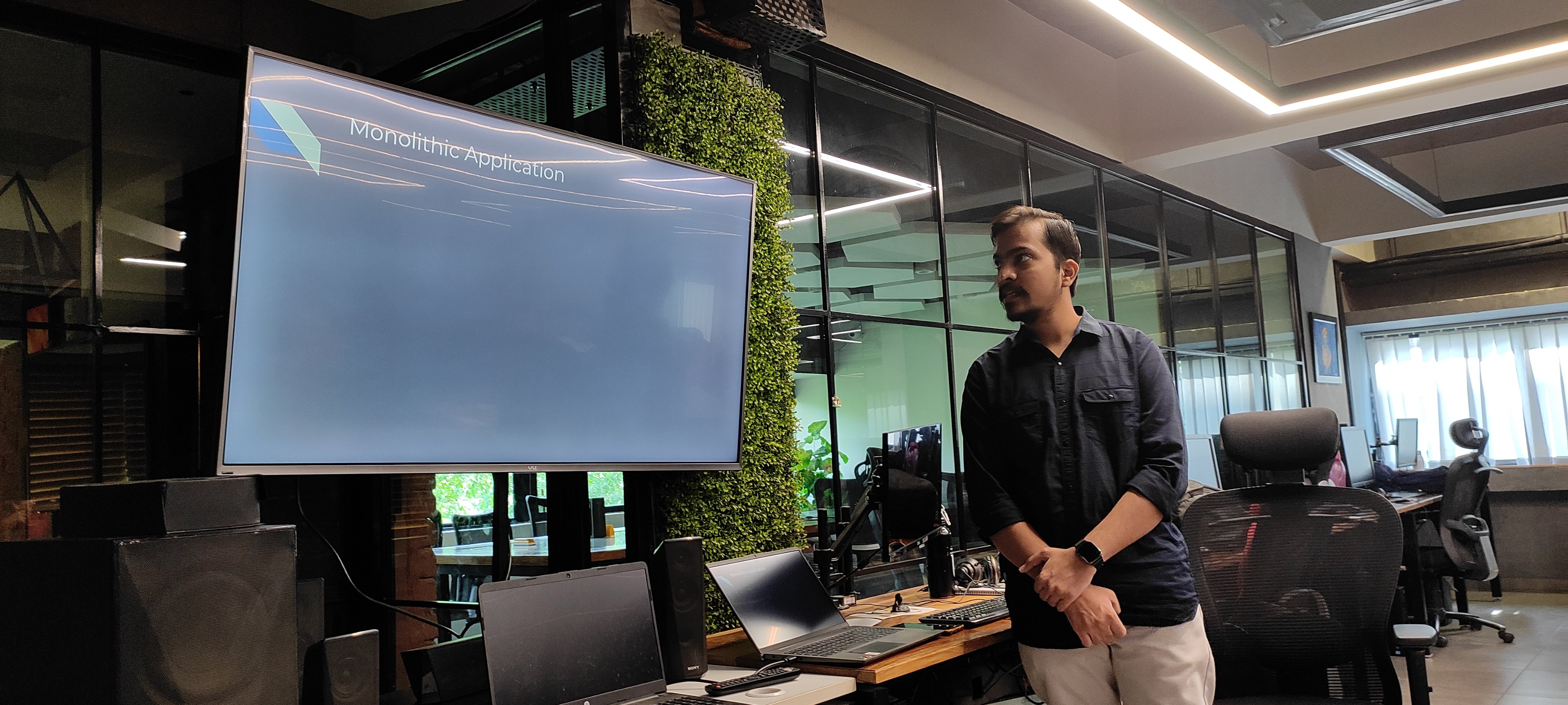 Prem Thakkar #laravel (@sudolaravel) / Twitter