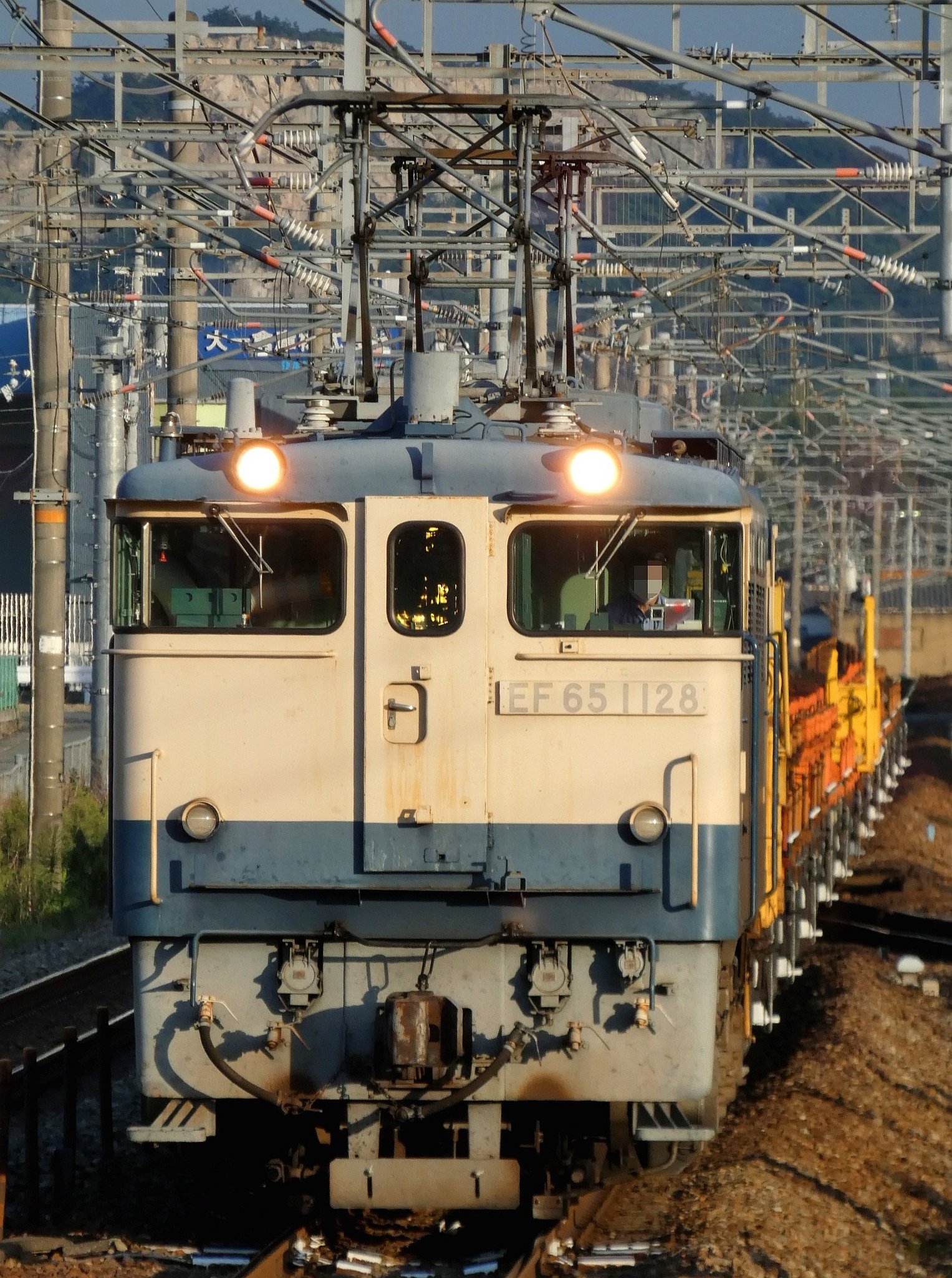 敦 水 on Twitter: "2022 9/11 工9389レ 万富転回工臨 EF65 1128+ロンチキ https://t.co/5VzpRk24Zv" / Twitter