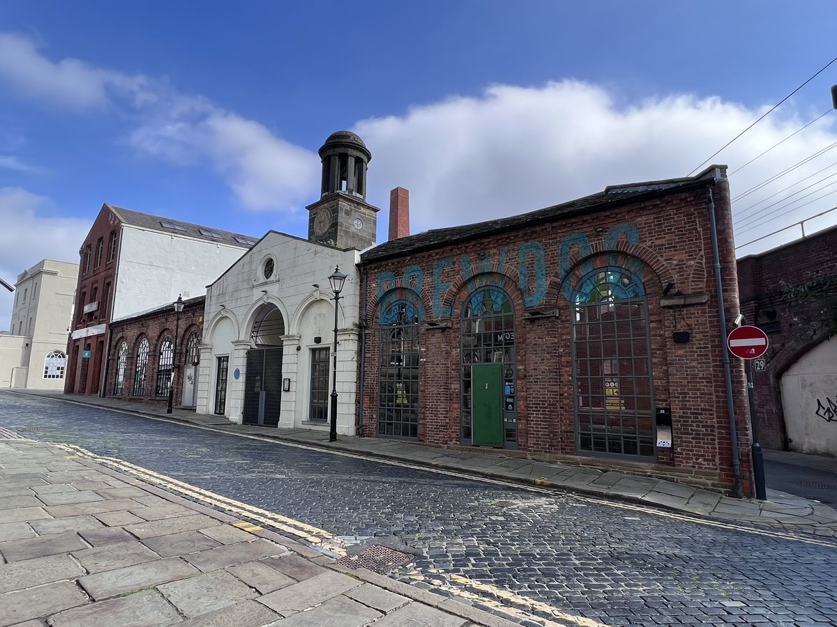 Mark Robe C Silver on Twitter: "This is Leeds’ second white cloth hall. One of four. You can ...