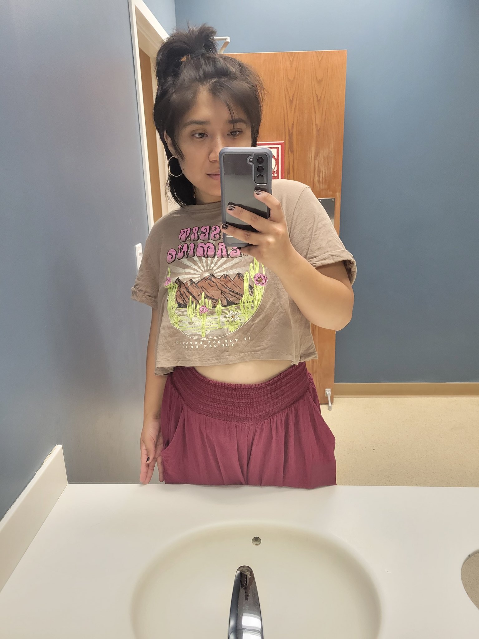 cece on Twitter: "I'm definitely not using our kids stool to seem taller https://t.co/VQkihBBYEG ...