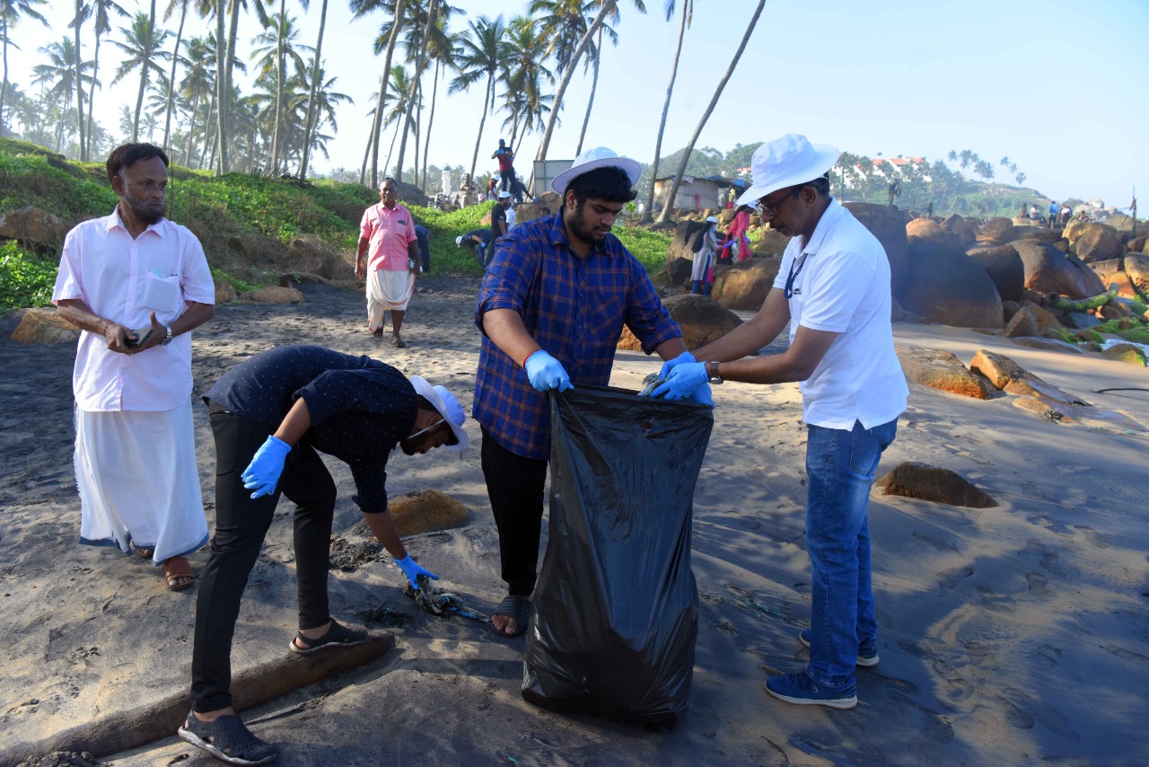 Csir Niist On Twitter Csir Niist Team At Kovalam Beach Involved In The Cleaning Activity To