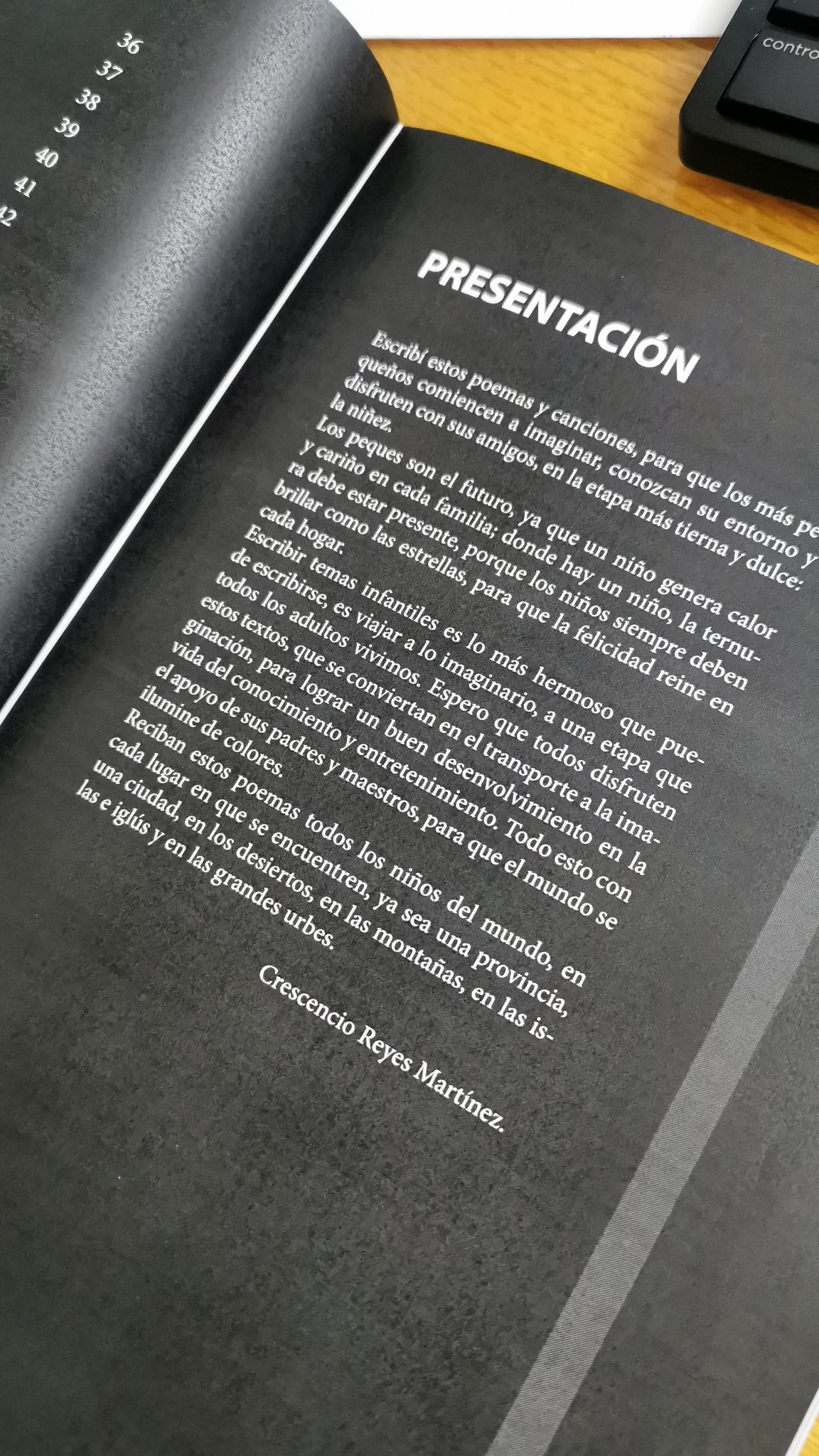 Miguel Ángel on Twitter: "En mi trabajo hay un señor que es maletero ...