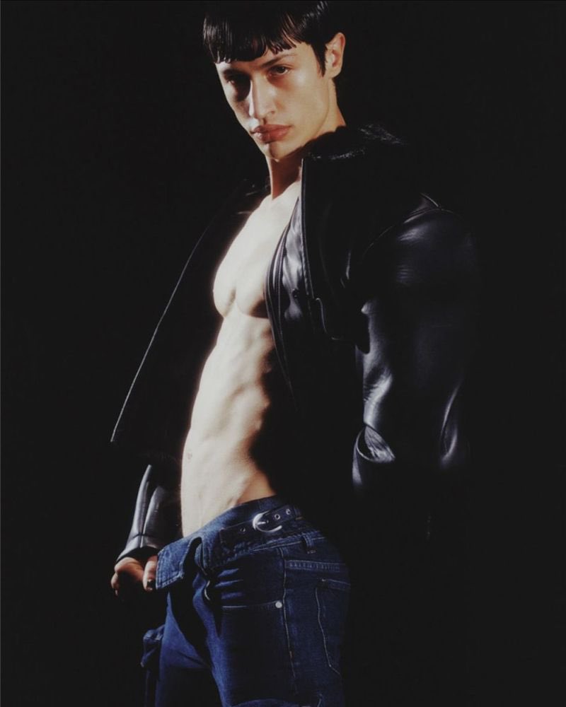 matteo franchini by simone cossettini for carnale room, 2022 High End Homo @highendhomo