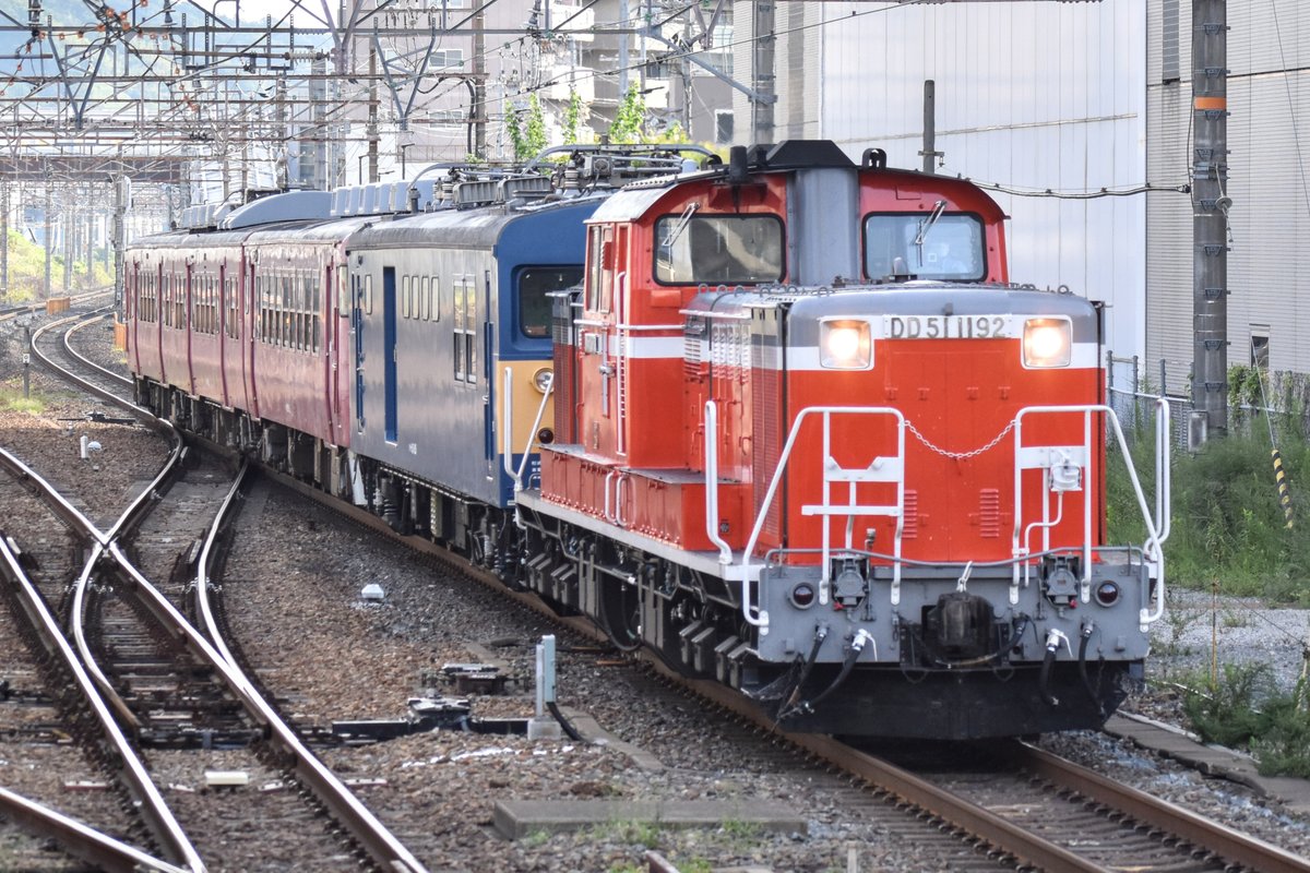 快速|出町柳 on Twitter: "9/12 配9564レ 廃車回送 DD51 1192+クモヤ145系ST51編成+413系B11編成(クハ455組み込み) 高槻にて。 この廃車回送を ...