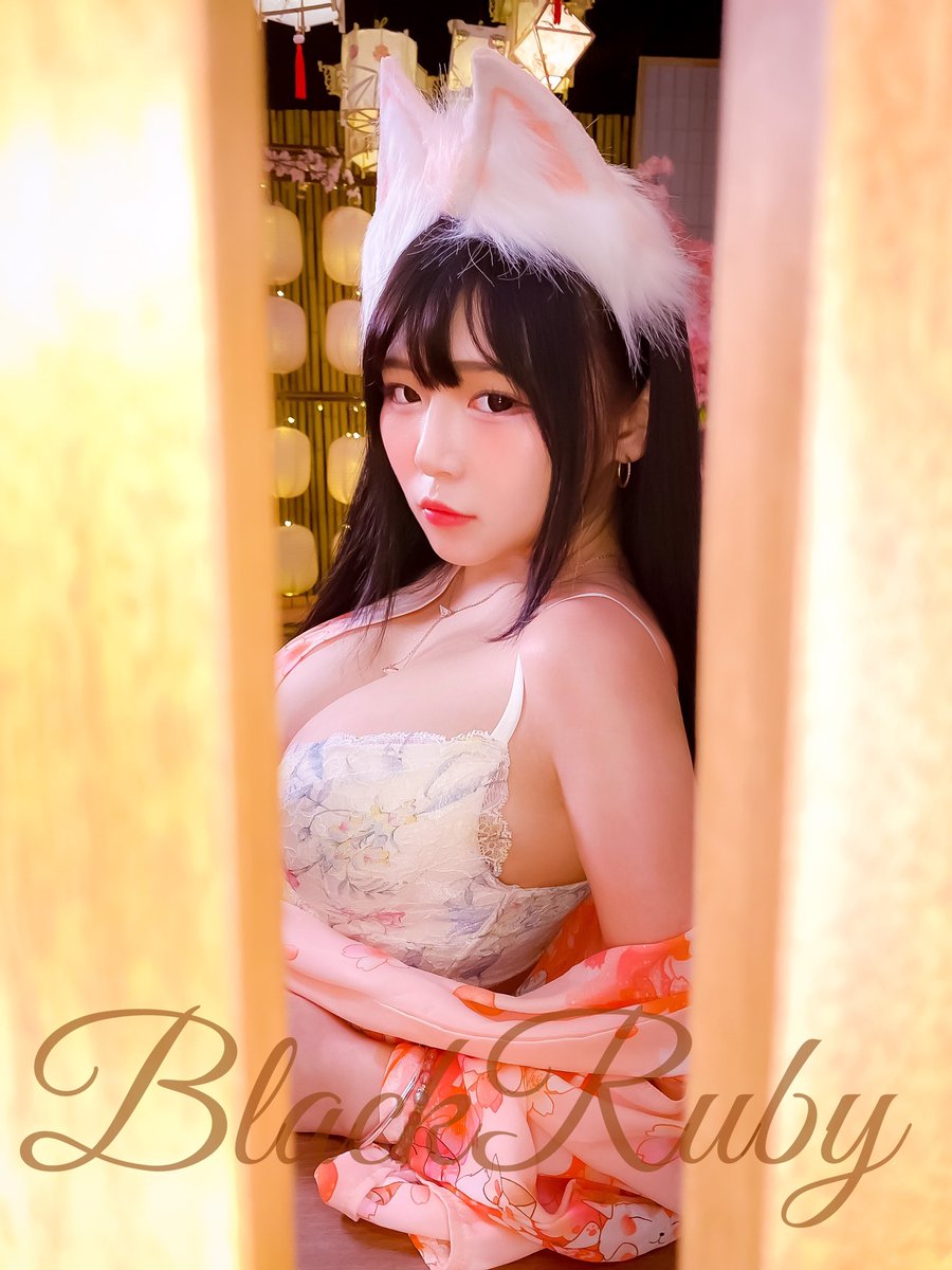 Blackruby_ on Twitter: "我是你的狐仙女友嗎？🦊🐱🐱 ️ #港女 #hk #美乳 #腿控 #乳控 #美尻 #香港女生 #hkgirl #屁股蛋 #黑髮 #黑長直 #絲襪 ...