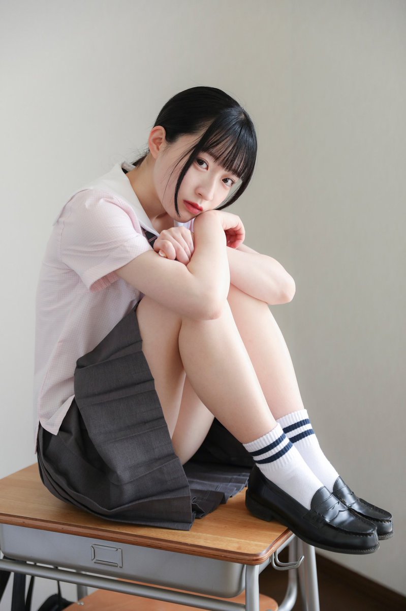 制服系デジタル写真集 [school trip] Twitterでは写真集未掲載カットをアップしています！ モデル：乃原めるる 衣装：セーラーブラウス その他、セーラー服、体操服、部活着 など ...