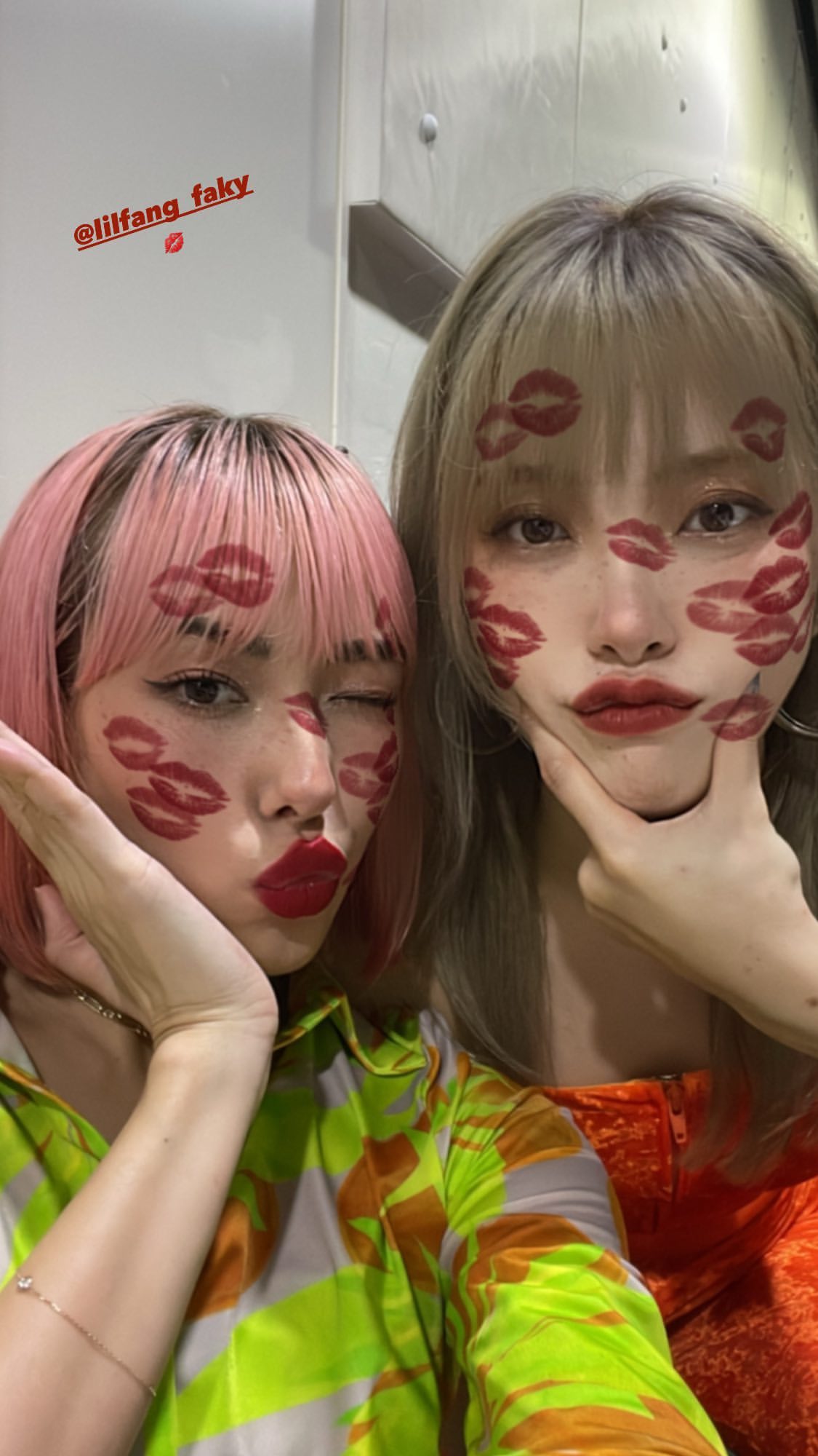 ꜰᴀᴋʏ ꜱɴꜱ ᴜᴘᴅᴀᴛᴇꜱ on Twitter: "@AKINA_faky with @Hina_faky, Mikako & Lil' Fang https://t.co ...