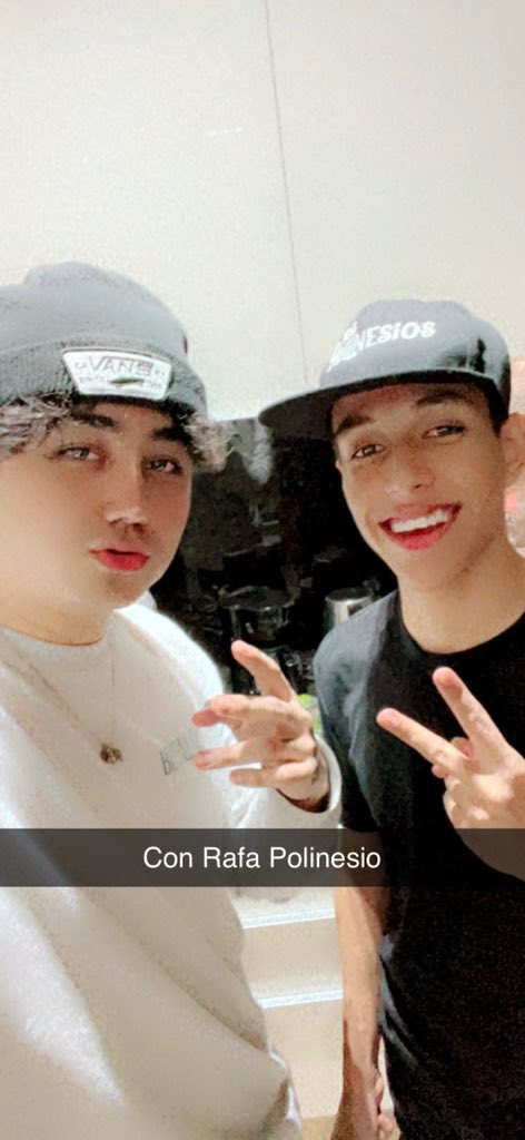 Puvlo on Twitter: "@rociodta Mira chio conocí a Rafa 😍 https://t.co ...