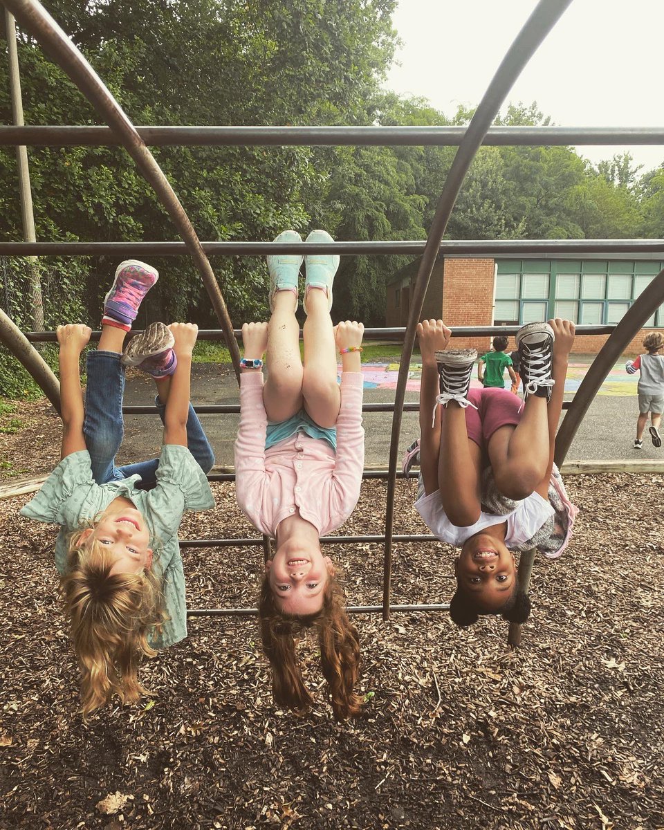 Taylor Elementary on Twitter: "1st graders just hanging out 😁"