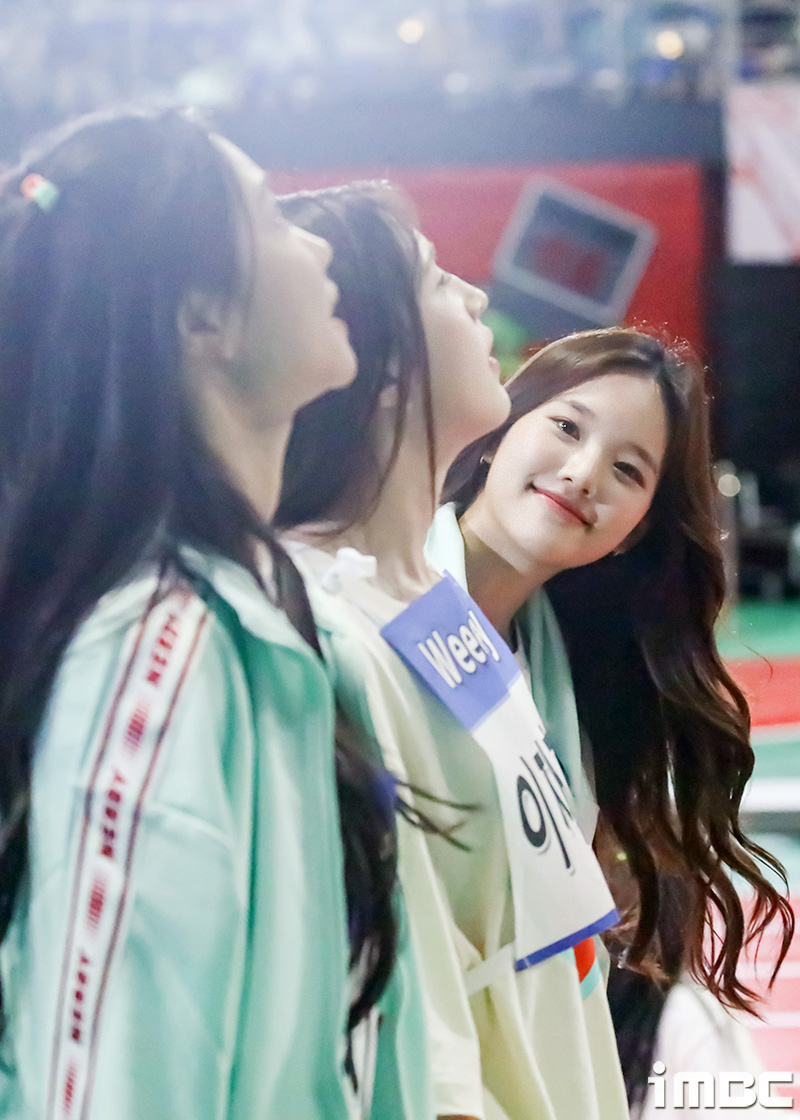 Desmond |fromis_9 best group| Jaehee's Jelly on Twitter: "RT @imbc_news: 위클리 이수진, 이러면 심쿵각 (아육대 B ...