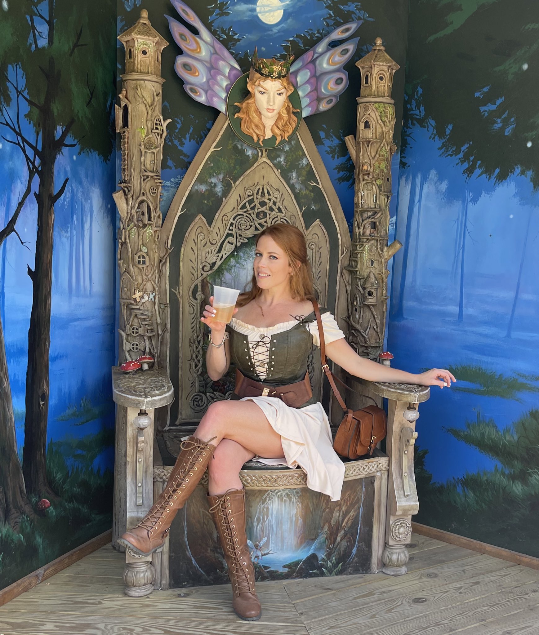 Chrissie Mayr🇺🇸 on Twitter: "PHILLY! Come see me at the Helium Comedy Club THIS WEDNESDAY, 9/14 ...