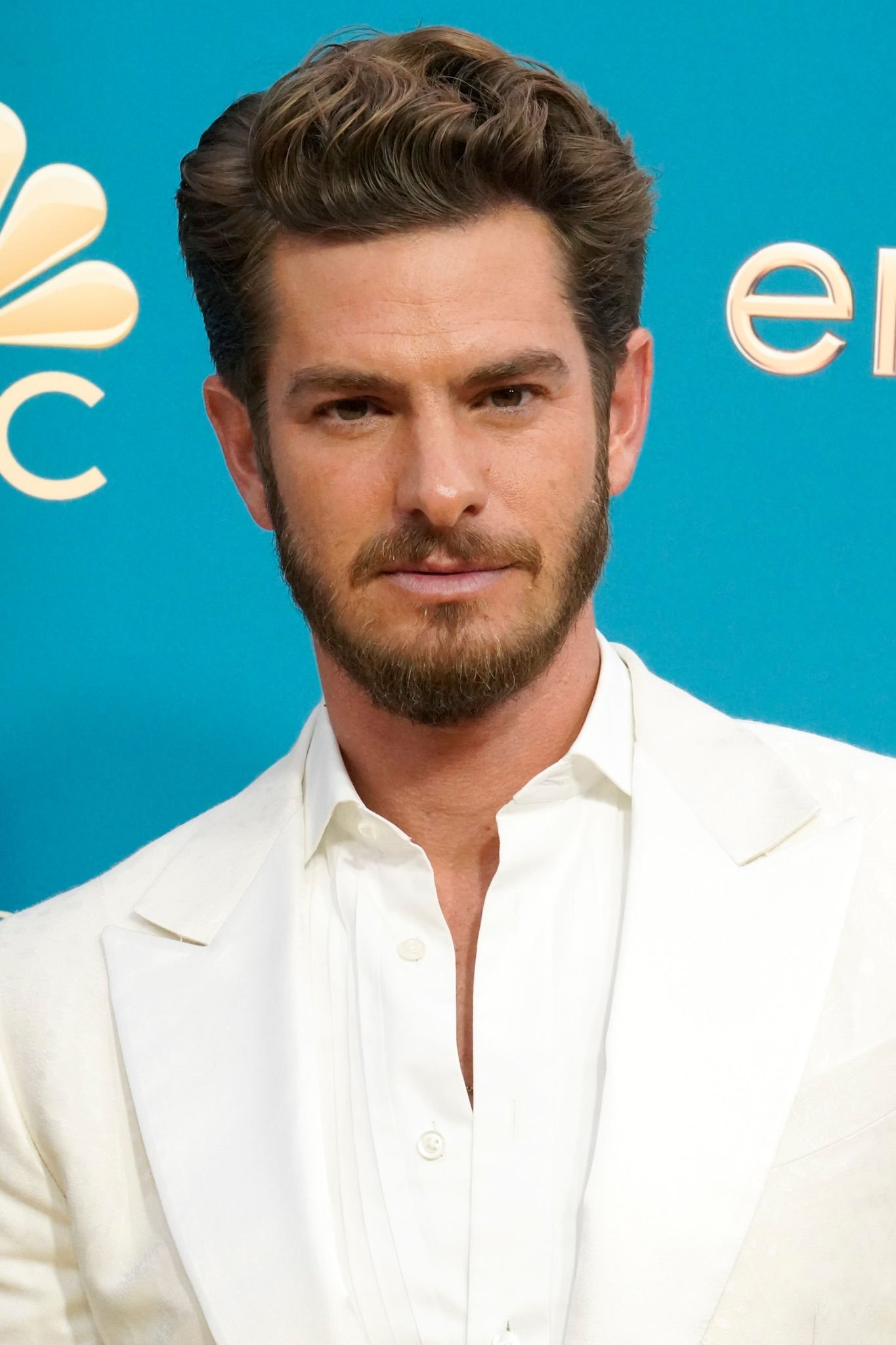 andrew garfield on Twitter: "Andrew Garfield looking gorgeous at the #Emmys2022 https://t.co ...