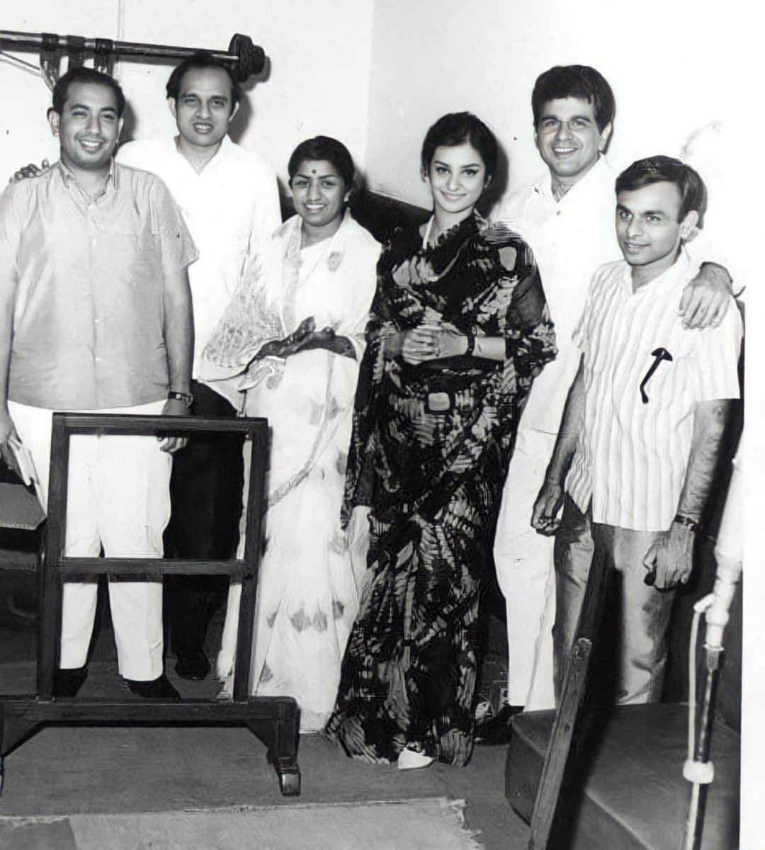 Film History Pics on Twitter: "“Babul mera de aaya hai shadi ka Paigham, arre usse pahle le ...