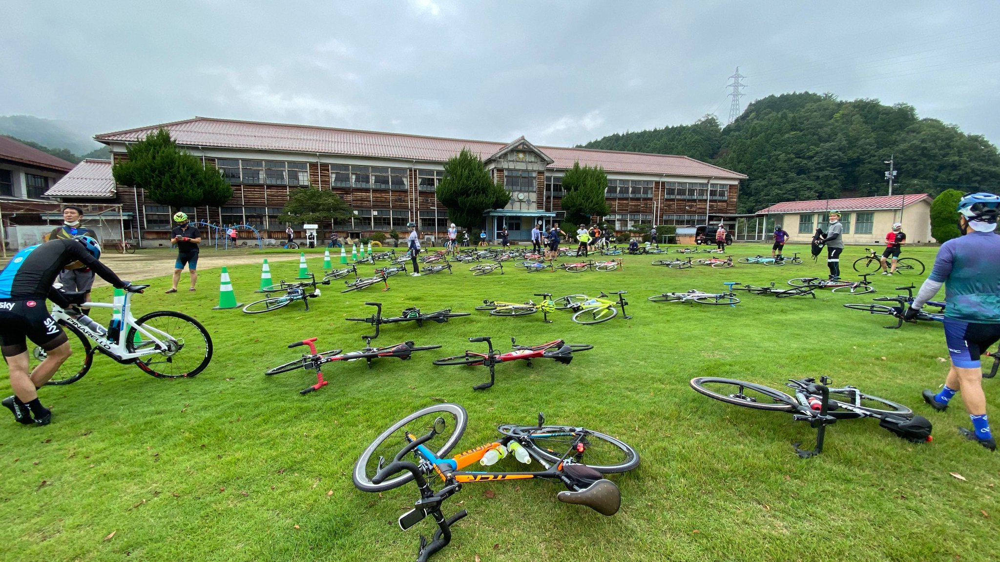 広島県サイクリング協会【公式】 On Twitter ツールドひろしま安芸高田2022 2022911 Am 800 スタート直前 ツールドひろしま安芸高田 サイクリスト 旧