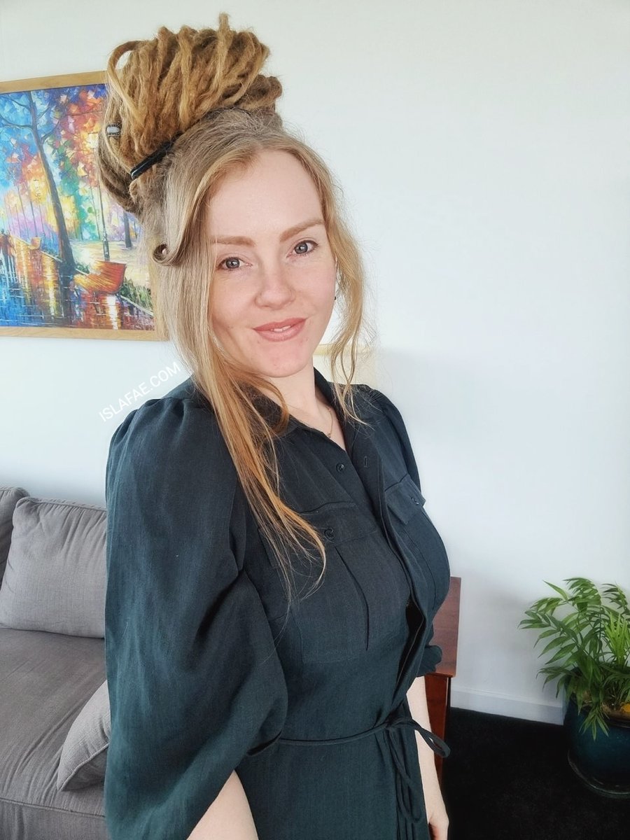 Tw Pornstars 1 Pic Isla Fae Twitter Happiness And Confidence Are