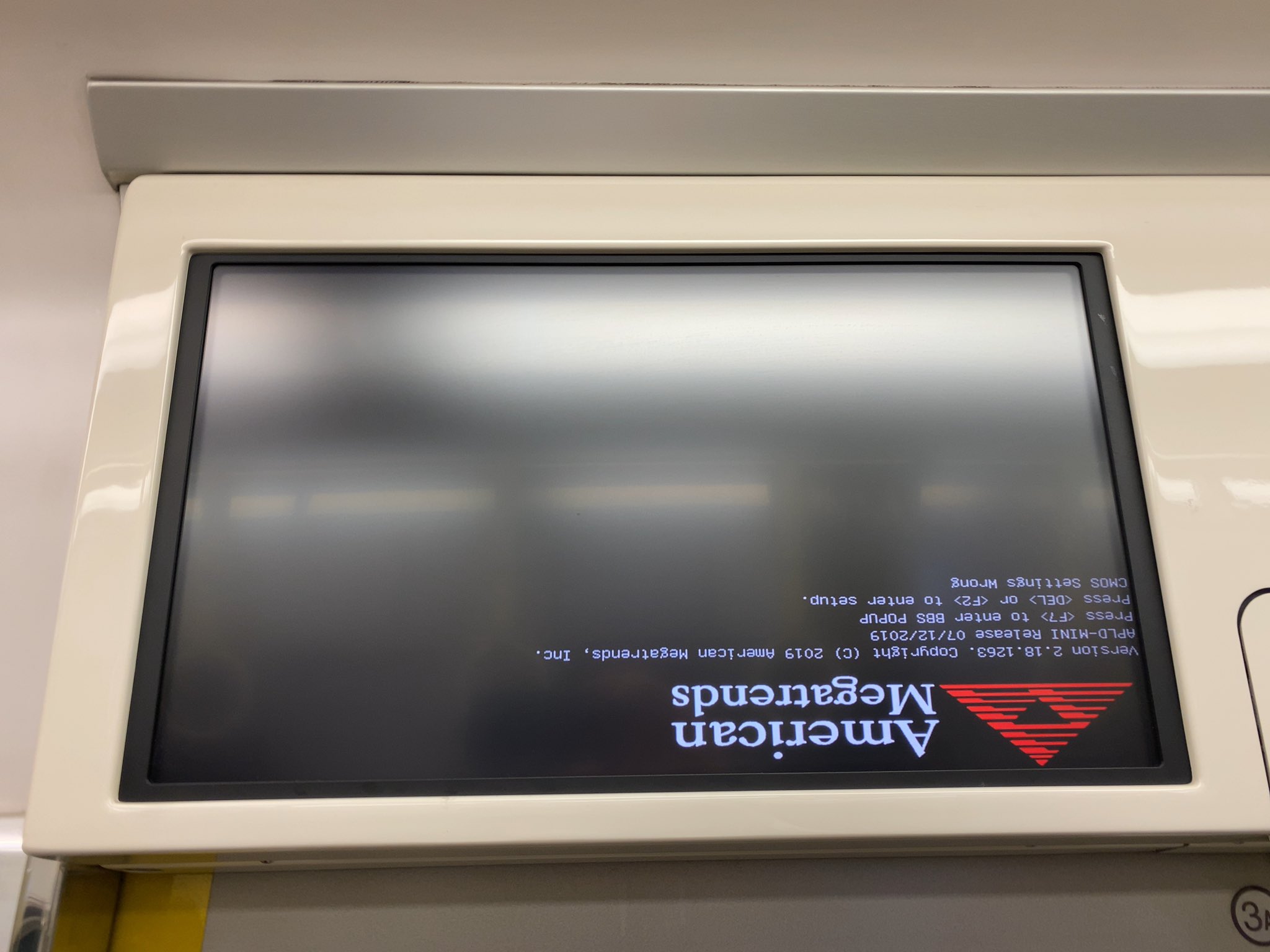 ohsuga_daikan on Twitter: "たまにお目に掛かるBIOS画面 #223系 #AmericanMegatrends https://t.co/nHsLm4STCf ...