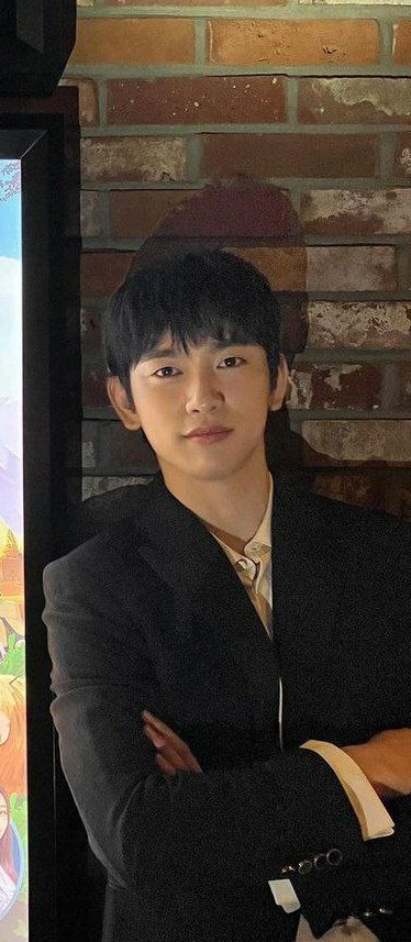 王 𝐾𝑖𝑚𝑖 on Twitter: "finally! i miss u so much prince 🥹 #JINYOUNG #GOT7 @JINYOUNG"