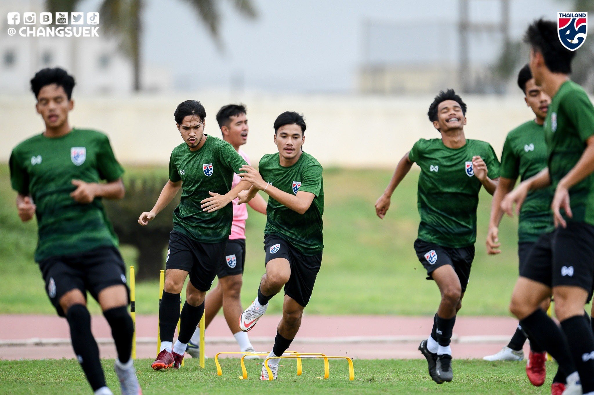 Changsuek on Twitter: "#ChangsuekLive #ช้างศึกU20 🇹🇭 ฝึกซ้อมมื้อสุดท้าย ด้วยตัวผู้เล่นครบ 2️⃣3️⃣ ...