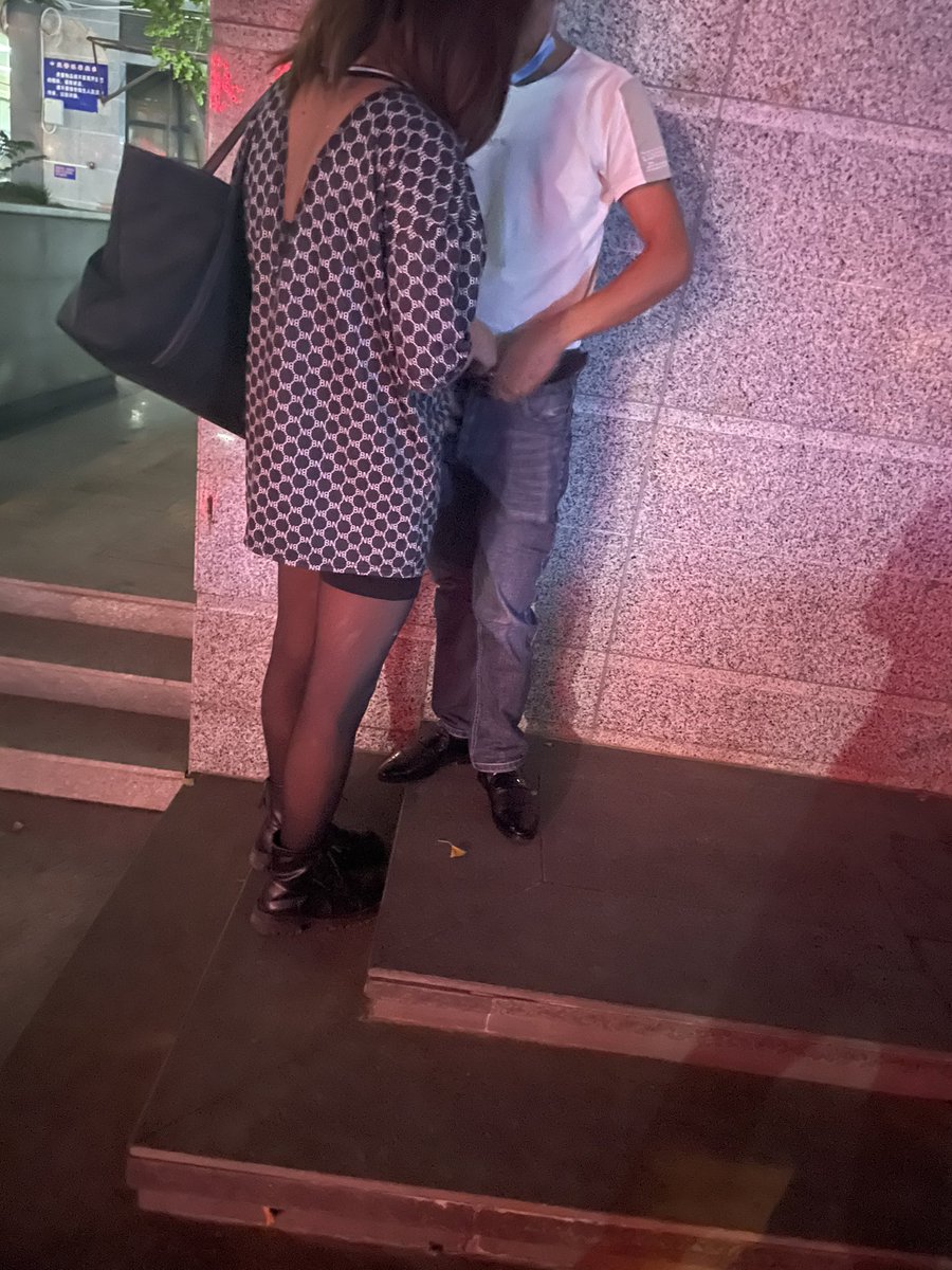 我超纠结 On Twitter 陪我姐姐一起勾引男人 她玩我看