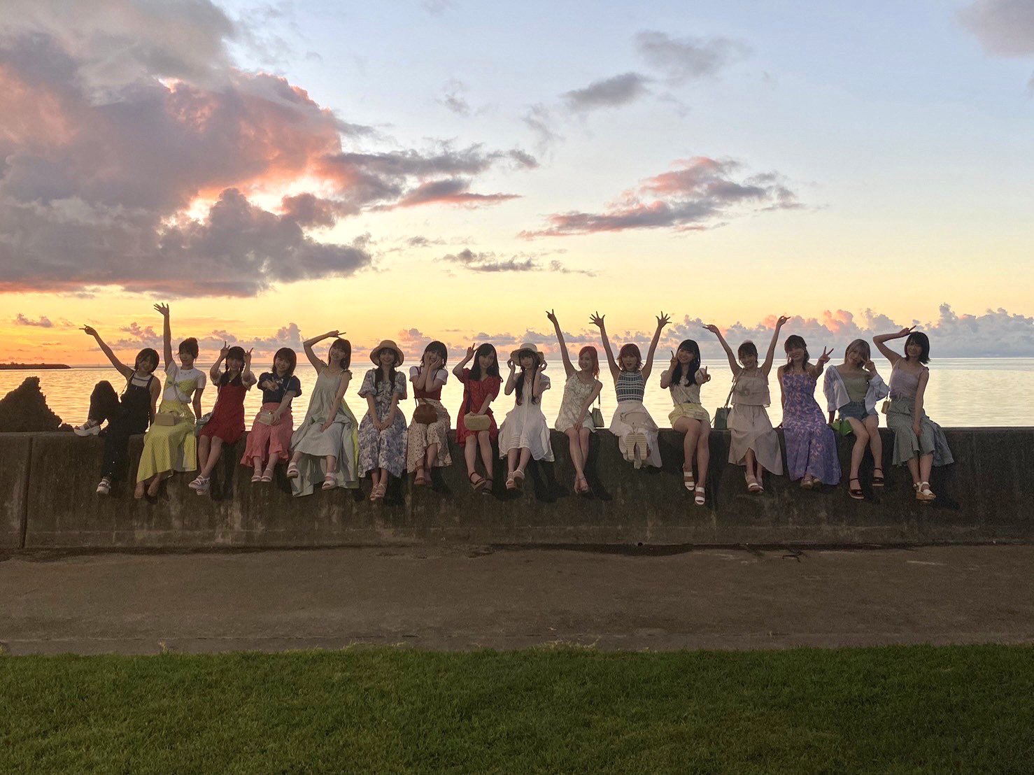 AKB48公式 on Twitter: "「AKB48、最近聞いたかも？」 今夜もありがとうございました💗 「#久しぶりのリップグロス」 MV撮影現場の密着ドキュメンタリー💄 お楽しみいただけ ...