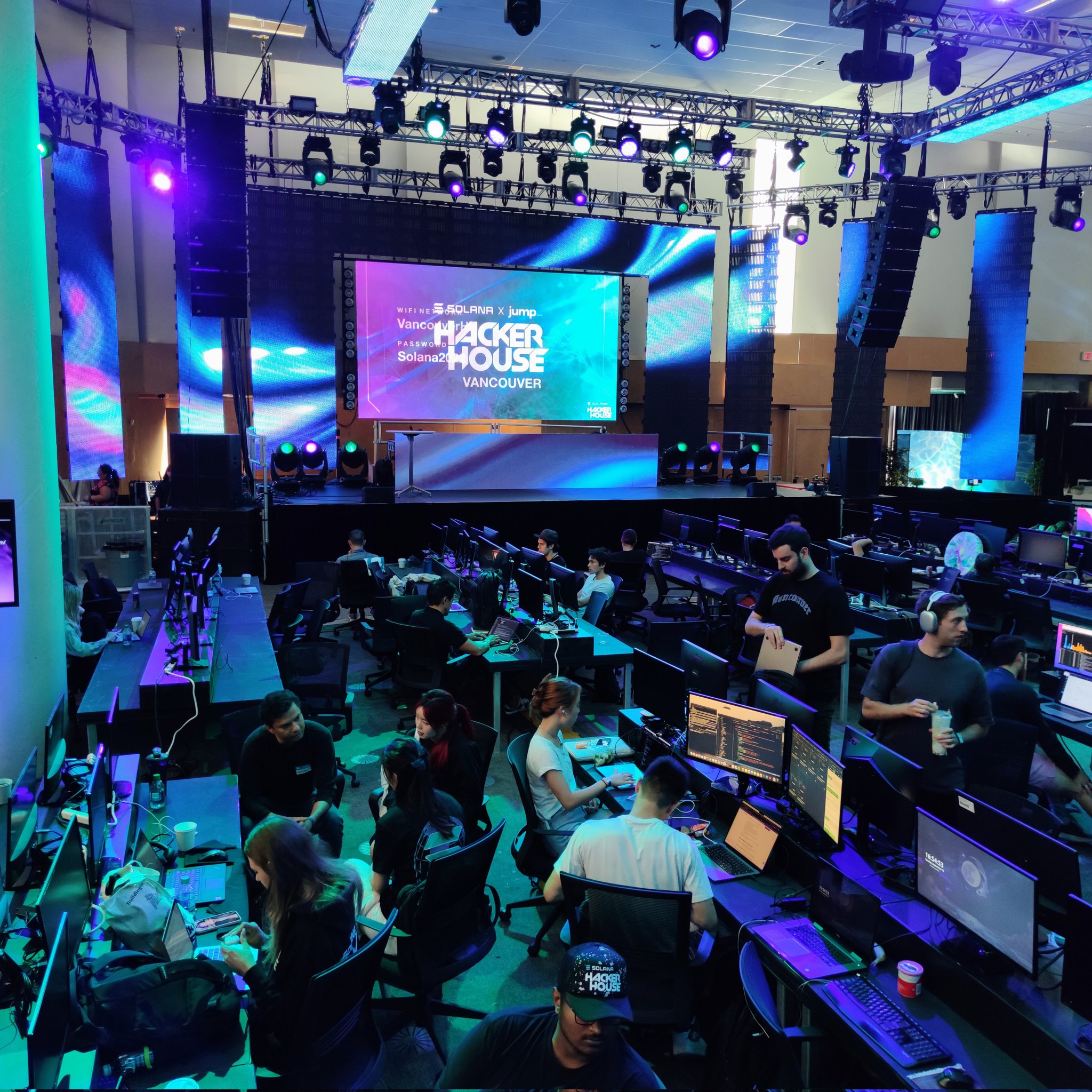 Graham Fleming 🍥 on Twitter: "Lots of great talks at the Solana Hacker House with developer ...