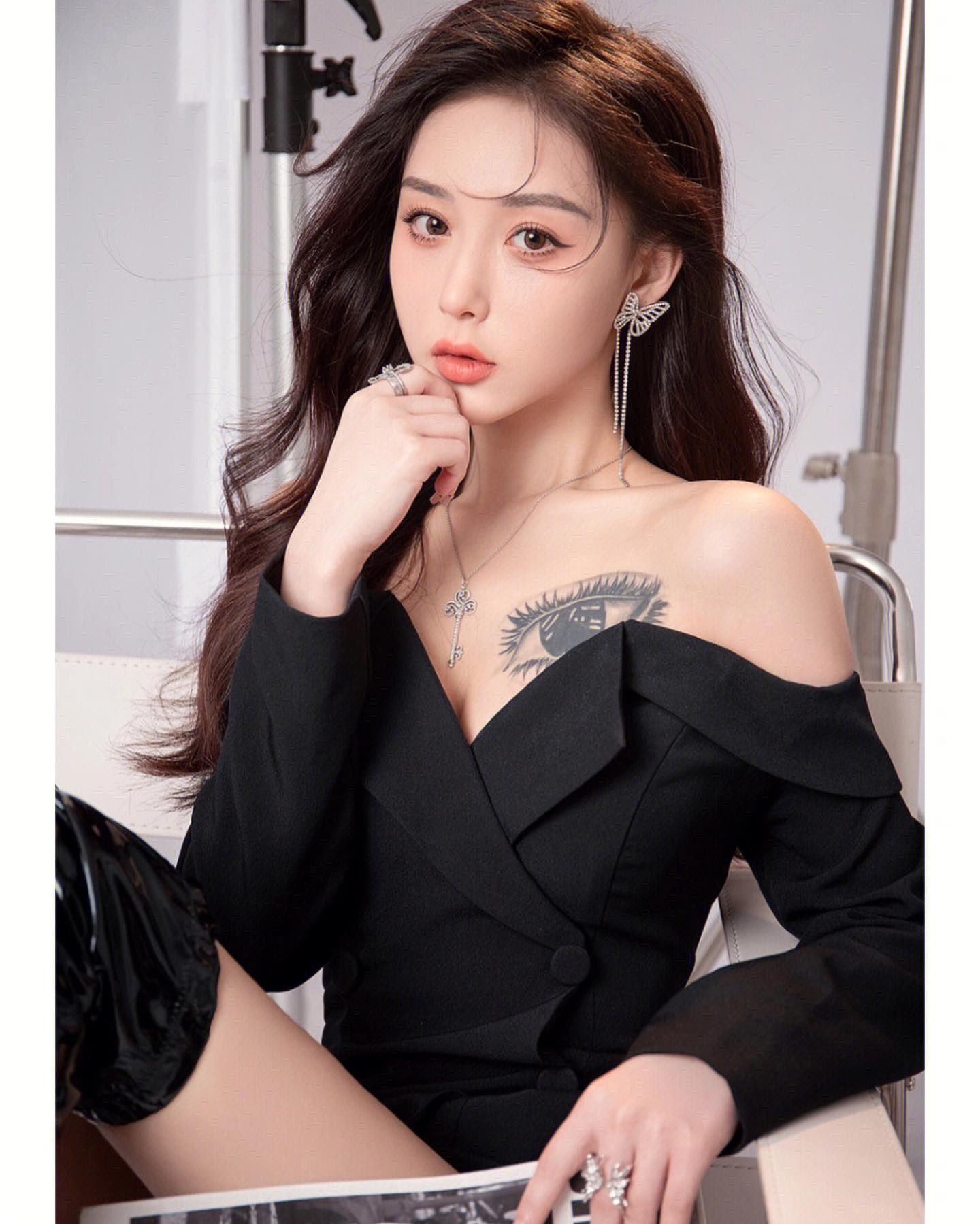罗袜生尘 On Twitter 过膝靴 长靴 恋足 女s 反差婊 太妹 舔鞋 射屏 技校 学生 网调 榨精 黑丝 丝袜 腿控 足控 足交 白丝 足底