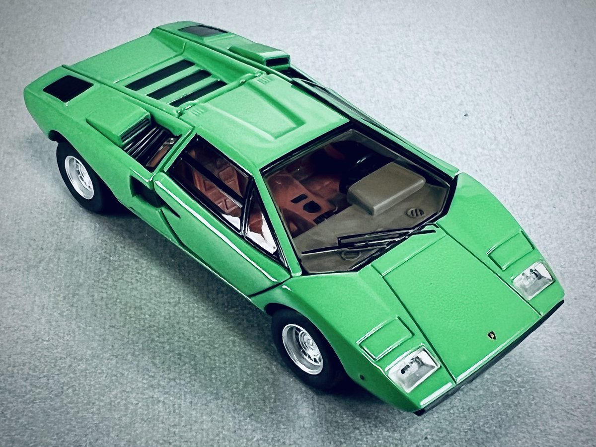 フォンティエ on Twitter: "ランボルギーニ カウンタック LP400 TLVの新製品。 3色目はLP400プロトティーポを思い起こさせるグリーン。 良いね！ でもコレが出るって事は ...