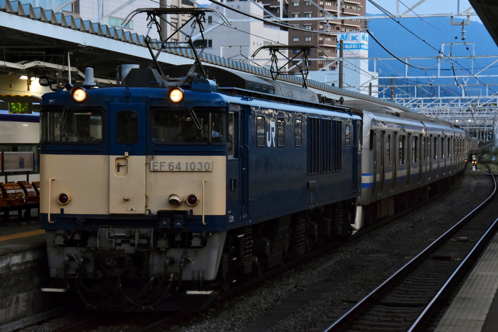 ロ ク ロ コ on Twitter: "9/14 配9441ﾚ EF64 1030＋E127系(Yｰ6編成) https://t.co/gdhWnHsUWs" / Twitter