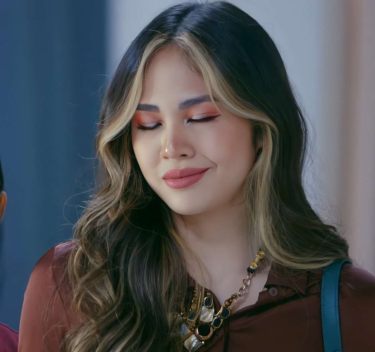 Luna on Twitter: "RT @yournarda: I MEAN LOOK AT HER!?!?!?!? HER VISUALS ARE JUST PERFECT 😩😩"