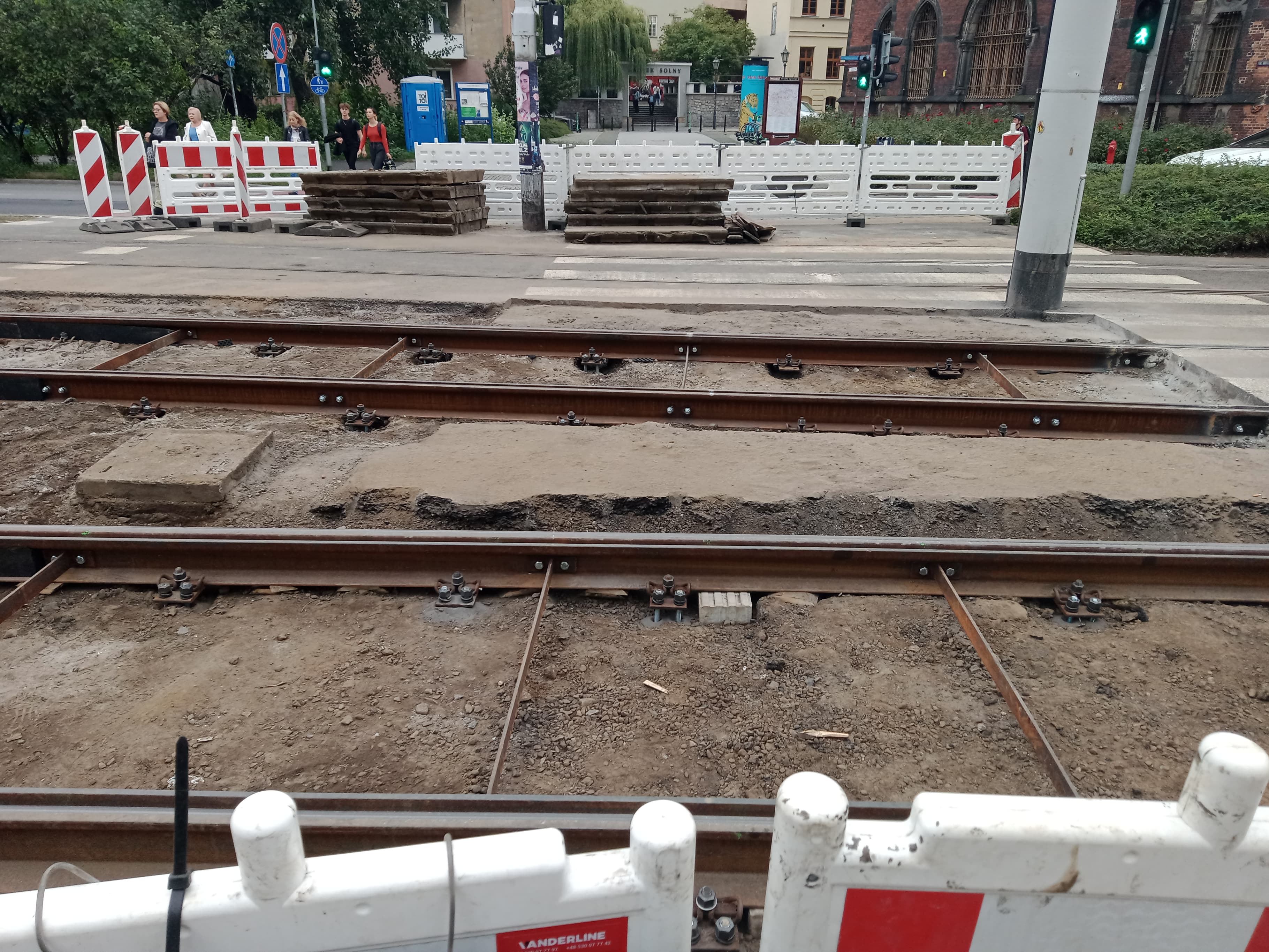 Portal wroclaw.pl on Twitter: "Przejście dla pieszych przy ul. Kazimierza Wielkiego w remoncie ...