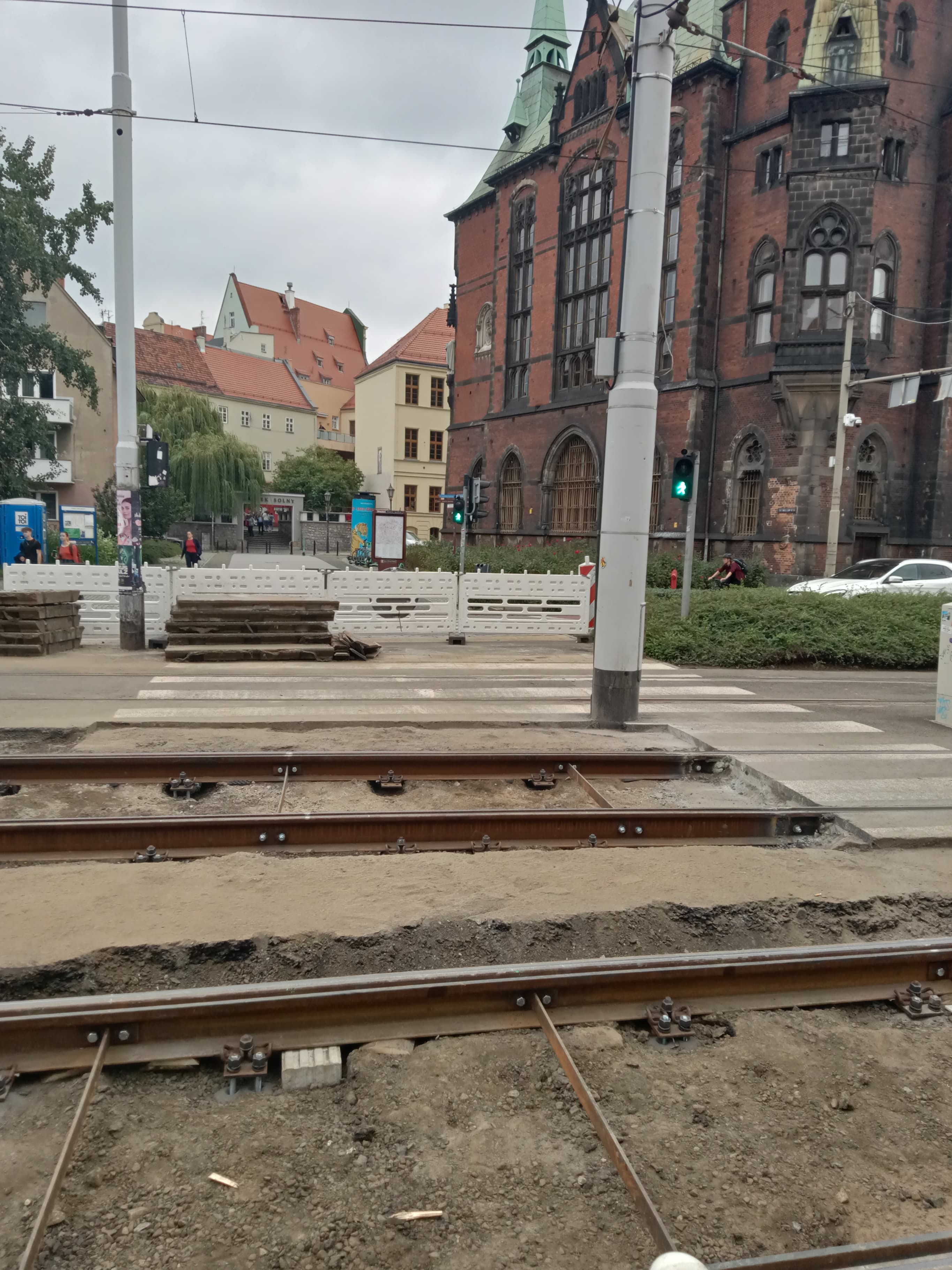 Portal wroclaw.pl on Twitter: "Przejście dla pieszych przy ul. Kazimierza Wielkiego w remoncie ...