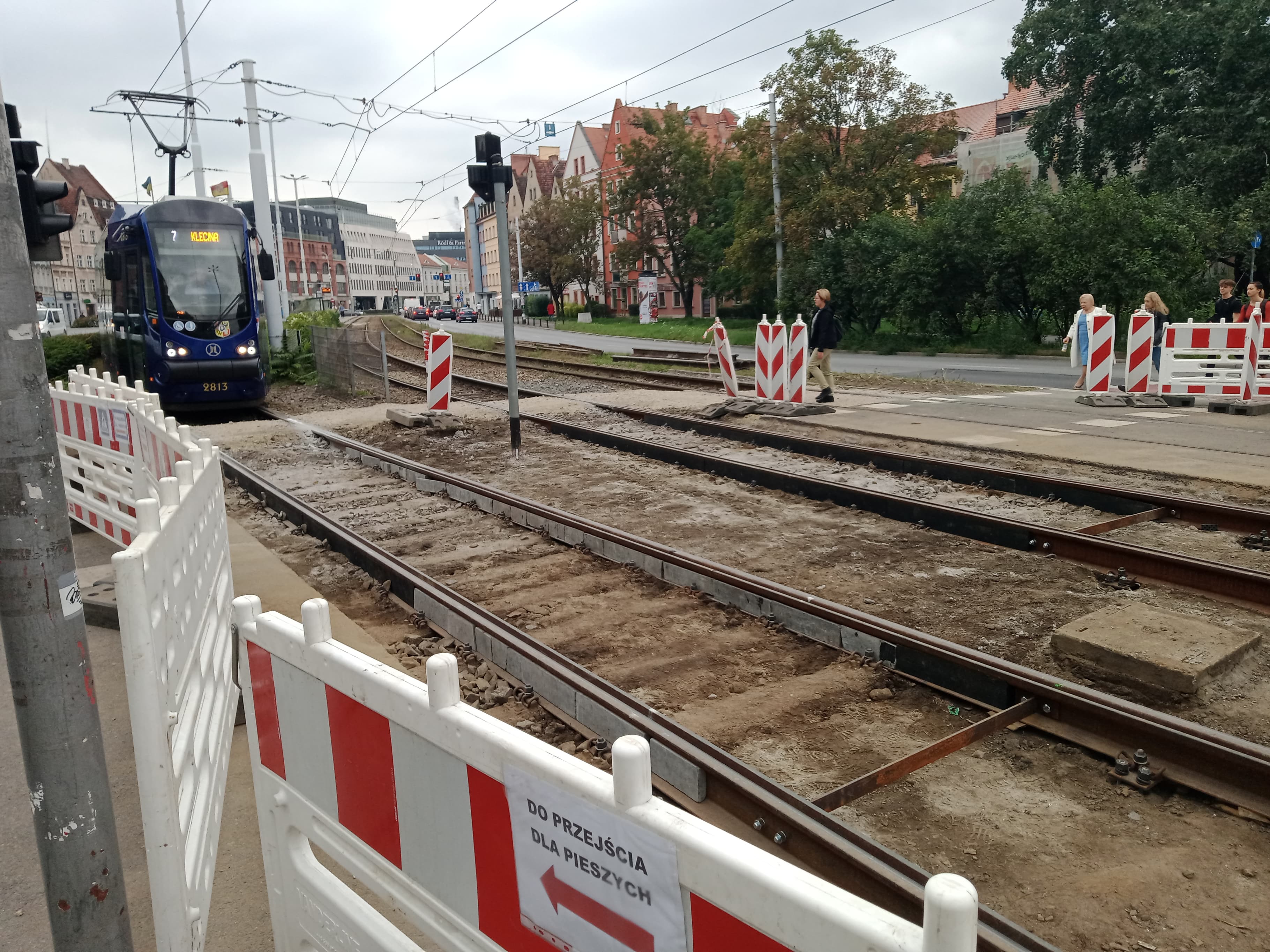 Portal wroclaw.pl on Twitter: "Przejście dla pieszych przy ul. Kazimierza Wielkiego w remoncie ...