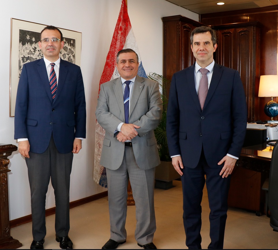 Banco Central del Paraguay on Twitter: "El presidente del BCP José Cantero y el MTD Fernando ...