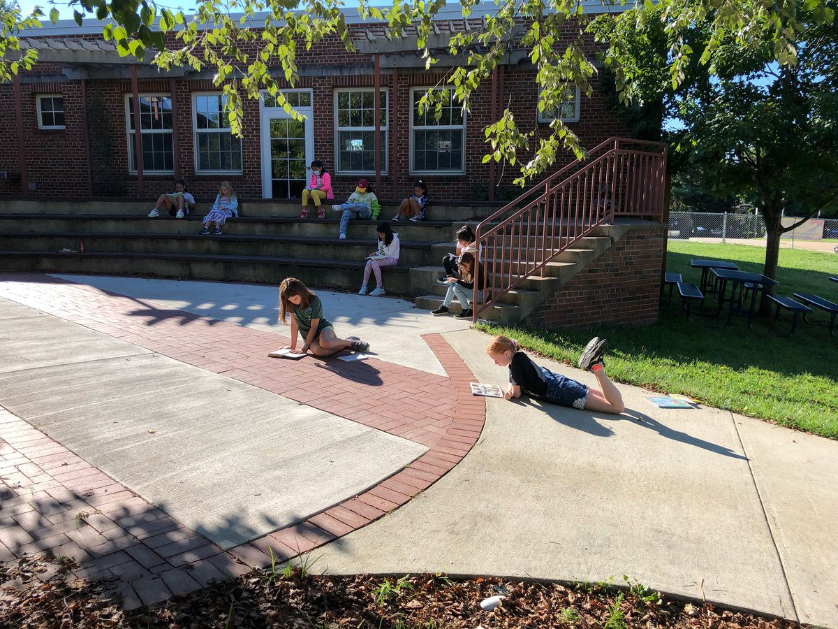 Escuela Key Elementary on Twitter: "Beautiful day to read outside! Our ...