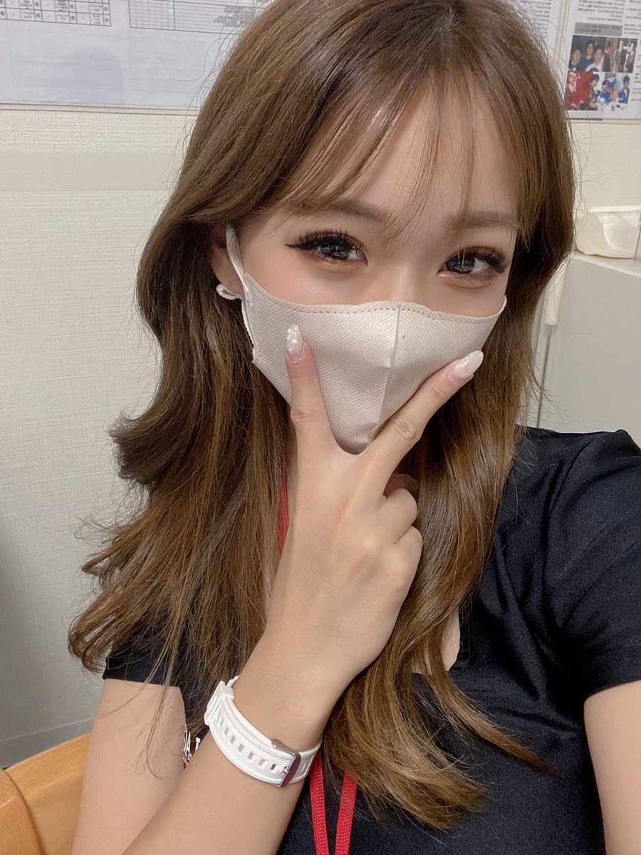 べラジオ本店girls on Twitter: "こんちゃす👋🏻 うらんでーす！ そういえば、UFOキャッチャーにハマって家が人形だらけで困ってます🤣 最近、出勤の日は脱！カラコン！しちゃって ...