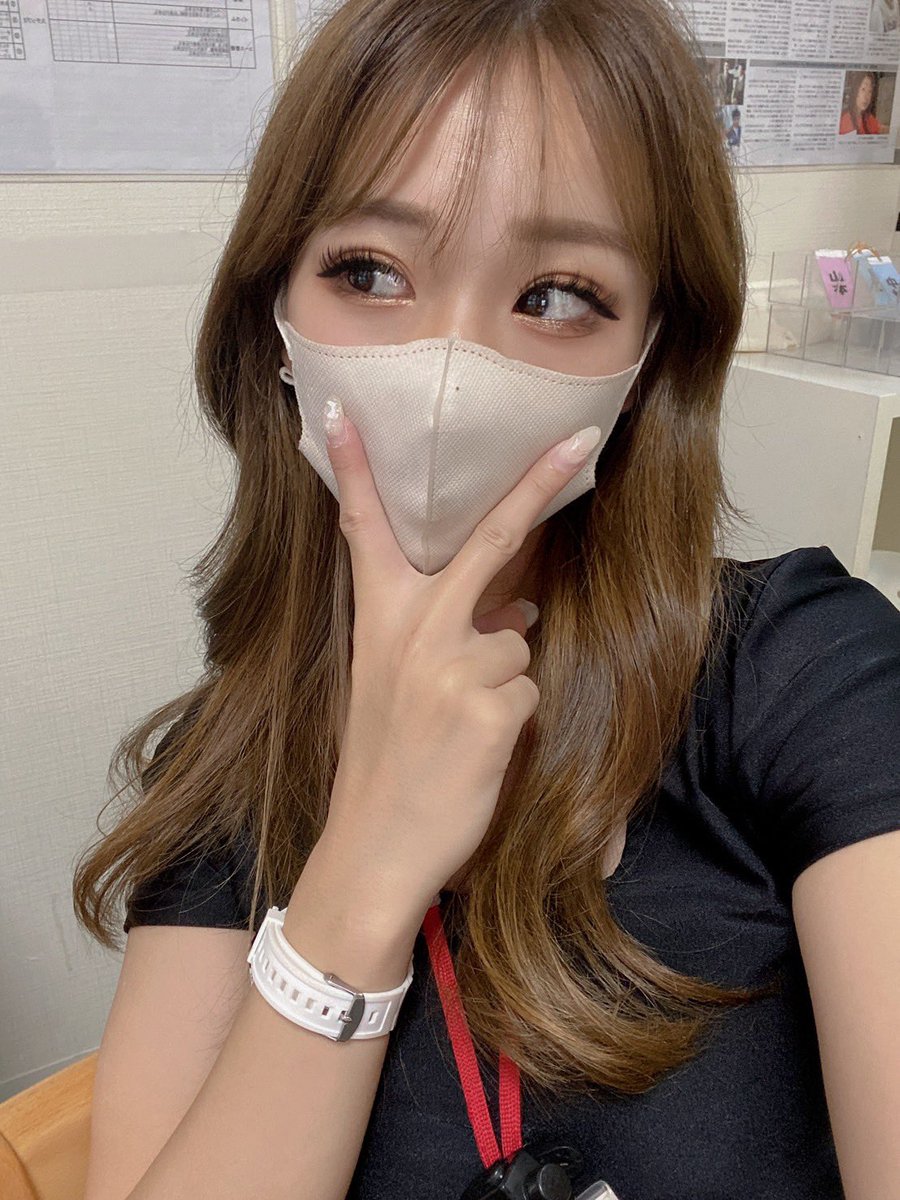 べラジオ本店girls on Twitter: "こんちゃす👋🏻 うらんでーす！ そういえば、UFOキャッチャーにハマって家が人形だらけで困ってます🤣 最近、出勤の日は脱！カラコン！しちゃって ...