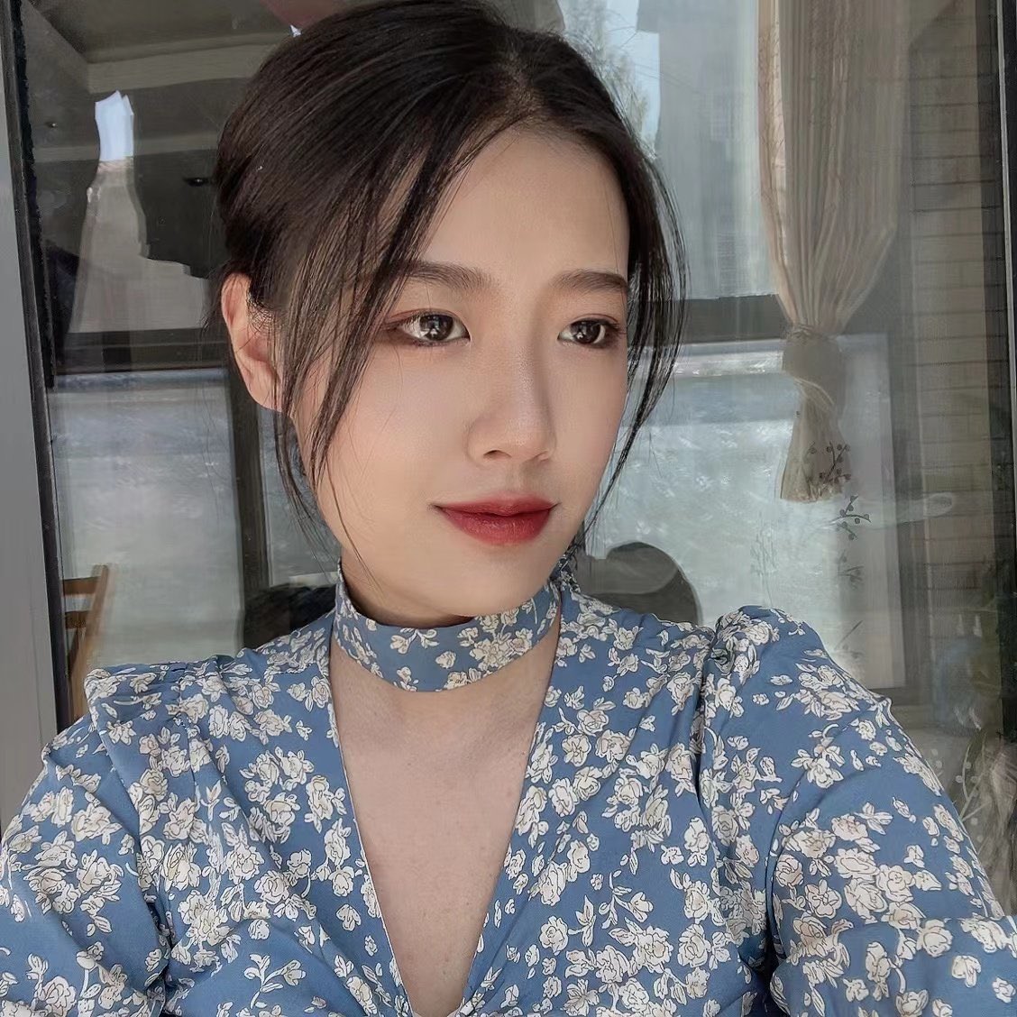可爱又迷人的反差婊 On Twitter 社死曝光,反差小母狗荆州机场贵宾室李诗x,粗暴按头口爆,卖力吮吸肉棒的骚狗。 反差婊 少妇 母狗 性奴 露出 自慰 肉便器