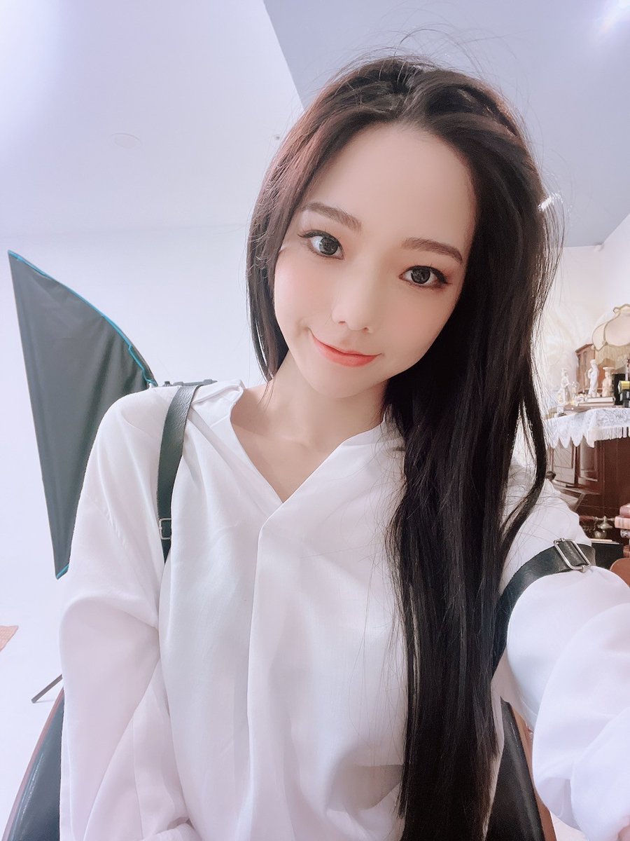 知道我看著你想說什麼了嗎?😏 不可能今天還沒投票吧~😎 趕緊來這邊投票吧!!!! 【JKFace百大投票】👉https://t.co/Gt01jgwDH0 #JKF #眼神 #投票 #啾啾 ...