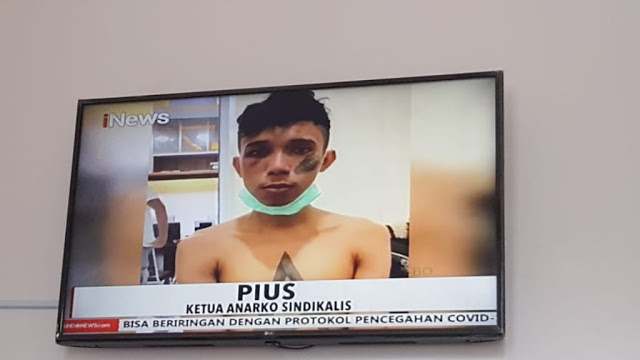 Kasian lah ini wibu satu pak polisi, masa iya dia mesti beneran pindah ke isekai 😔 *teringat ...