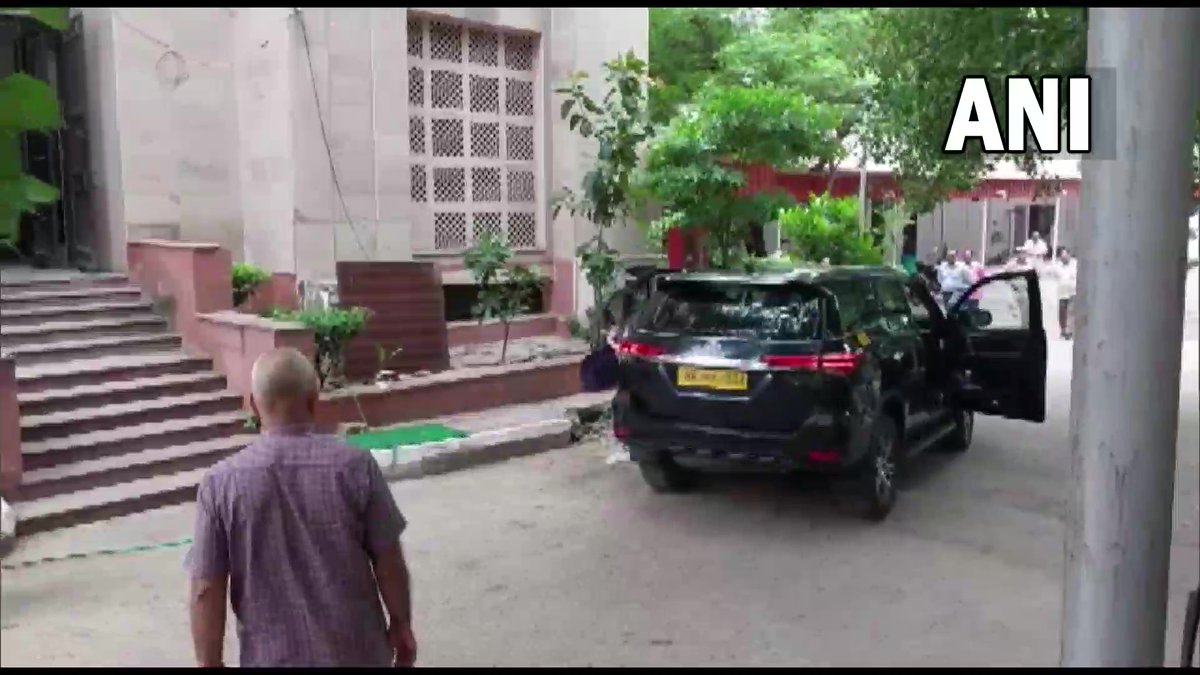 Pinky Irani, who introduced actor-dancer Nora Fatehi & actor Jacqueline ...