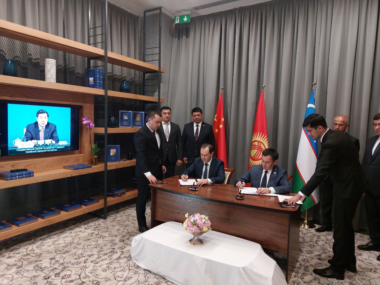 Vladimir Norov on Twitter: "On the eve of SCO summit, trilateral agreement on construction of 🇺🇿 ...