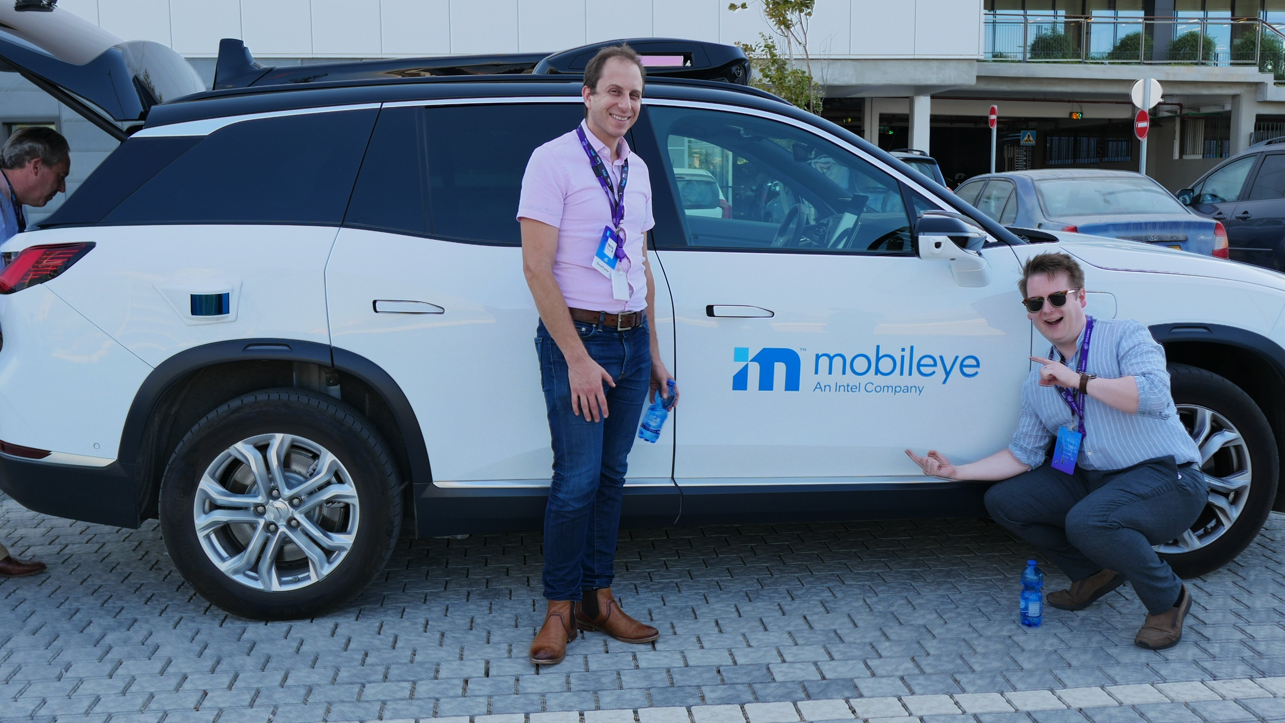 𝐷𝑟. 𝐼𝑎𝑛 𝐶𝑢𝑡𝑟𝑒𝑠𝑠 on Twitter: "@FalconBangalore @Mobileye EyeQ6 and EyeQ Ultra. They've been ...