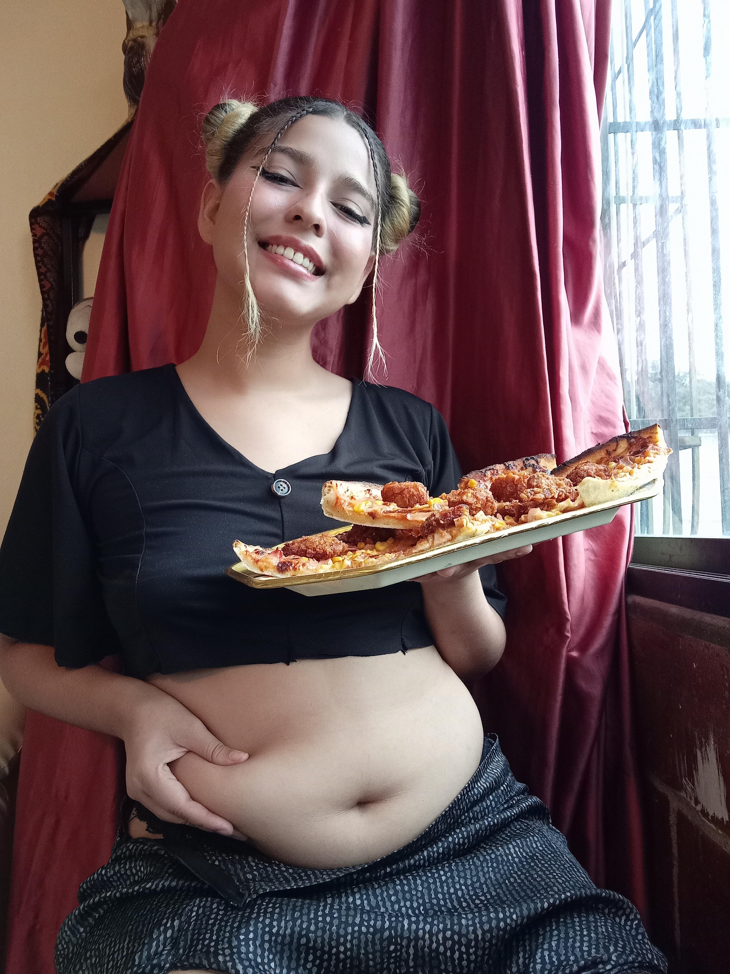 Curvage Curvy Women on Twitter: "@PaytonJohansen Pizza for the win! YES https://t.co/ANtbMdpSOZ ...